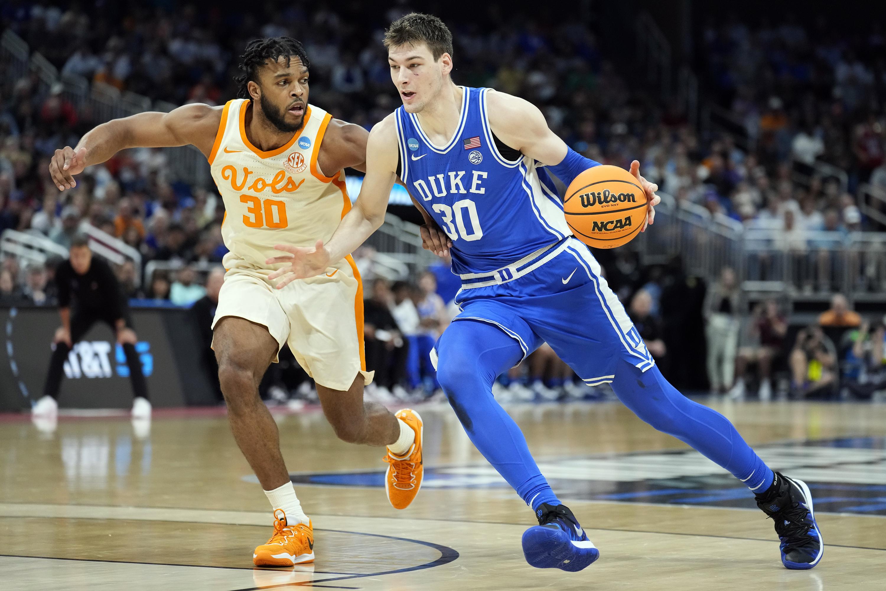 Duke's Filipowski to return for 2nd season with Blue Devils | AP News