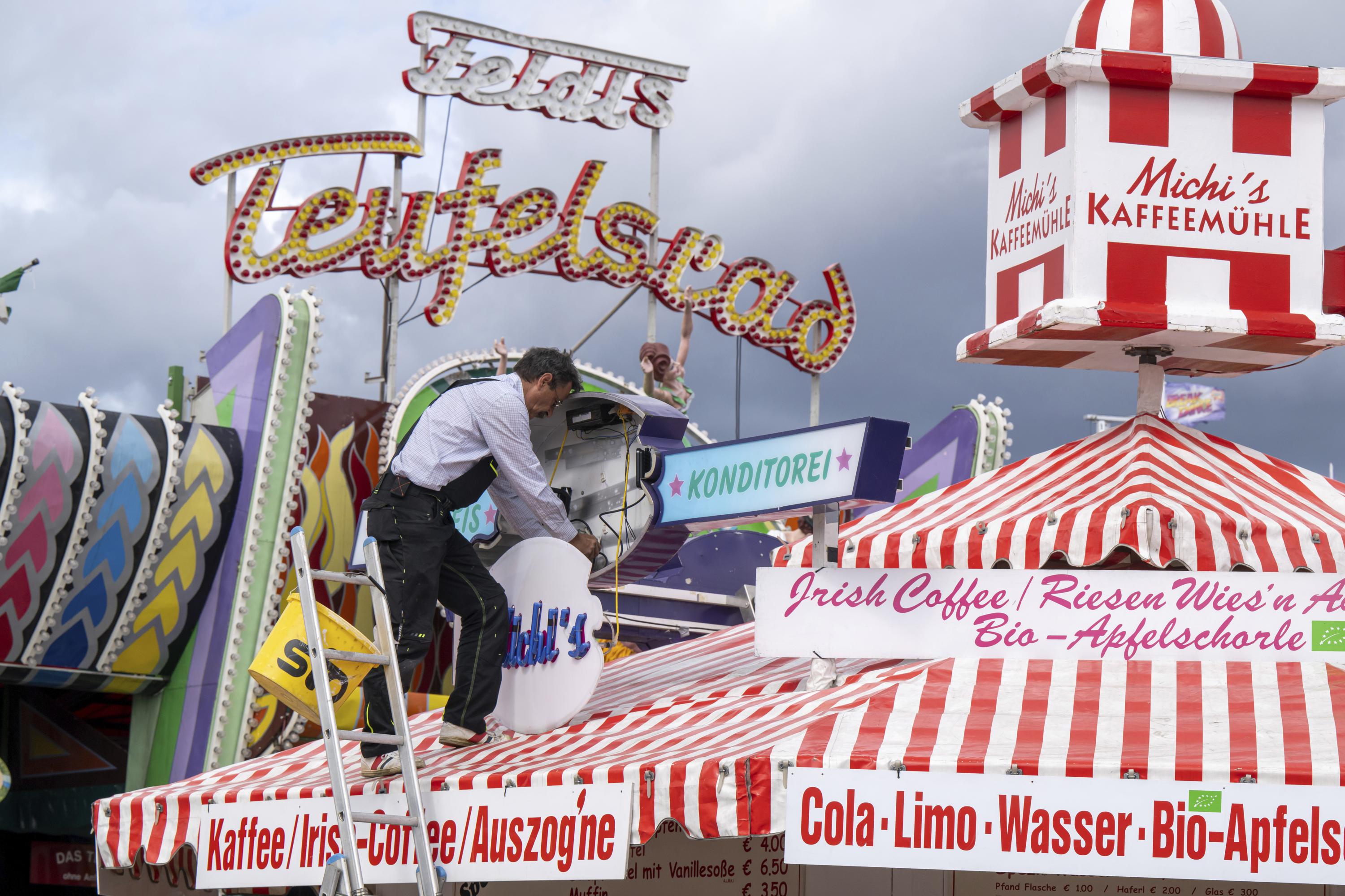Oktoberfest is back but inflation hits brewers, cost of beer | AP News