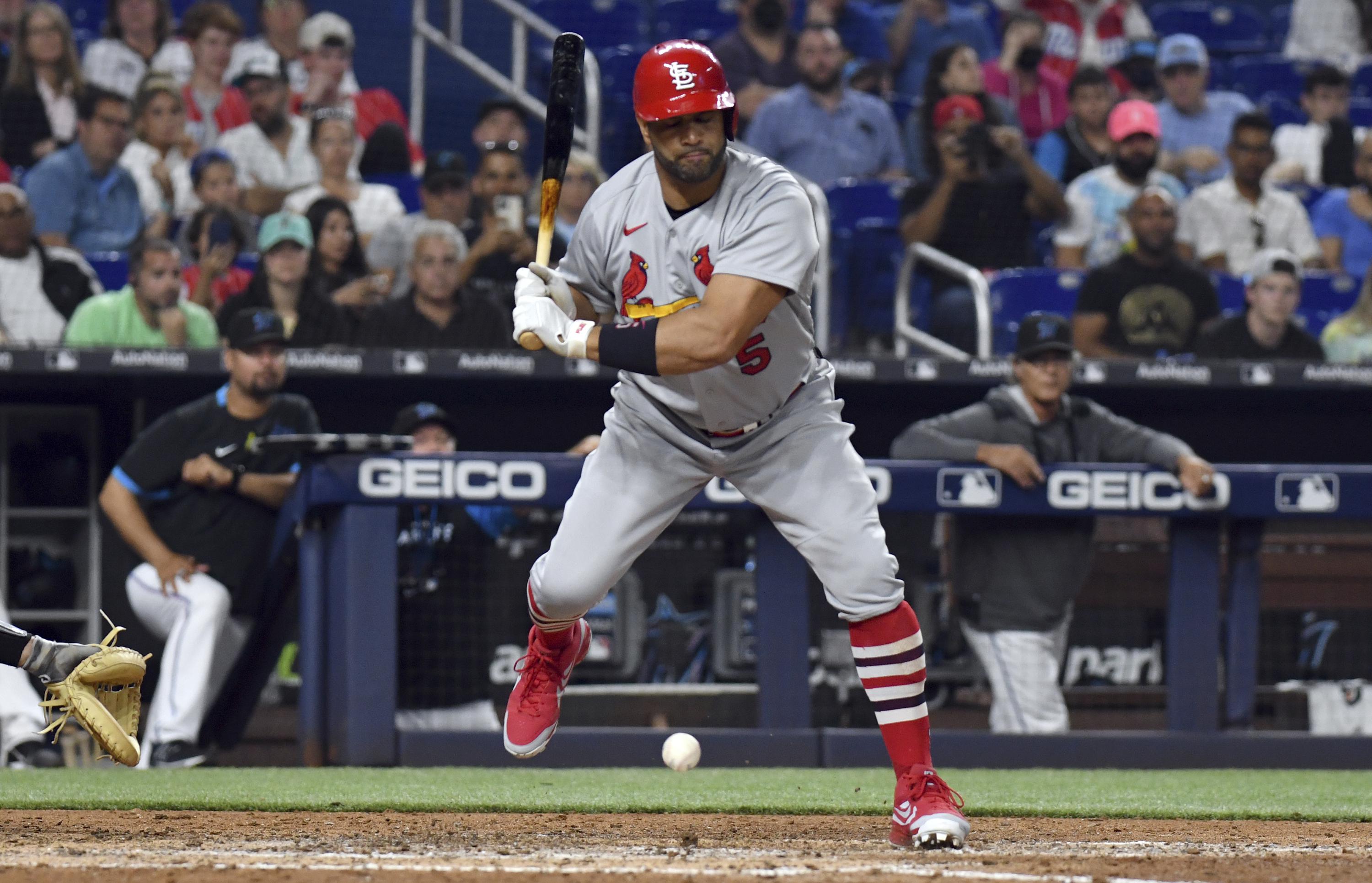 Cardenales superan 5-1 a Marlins: Pujols anota 2 veces | AP News