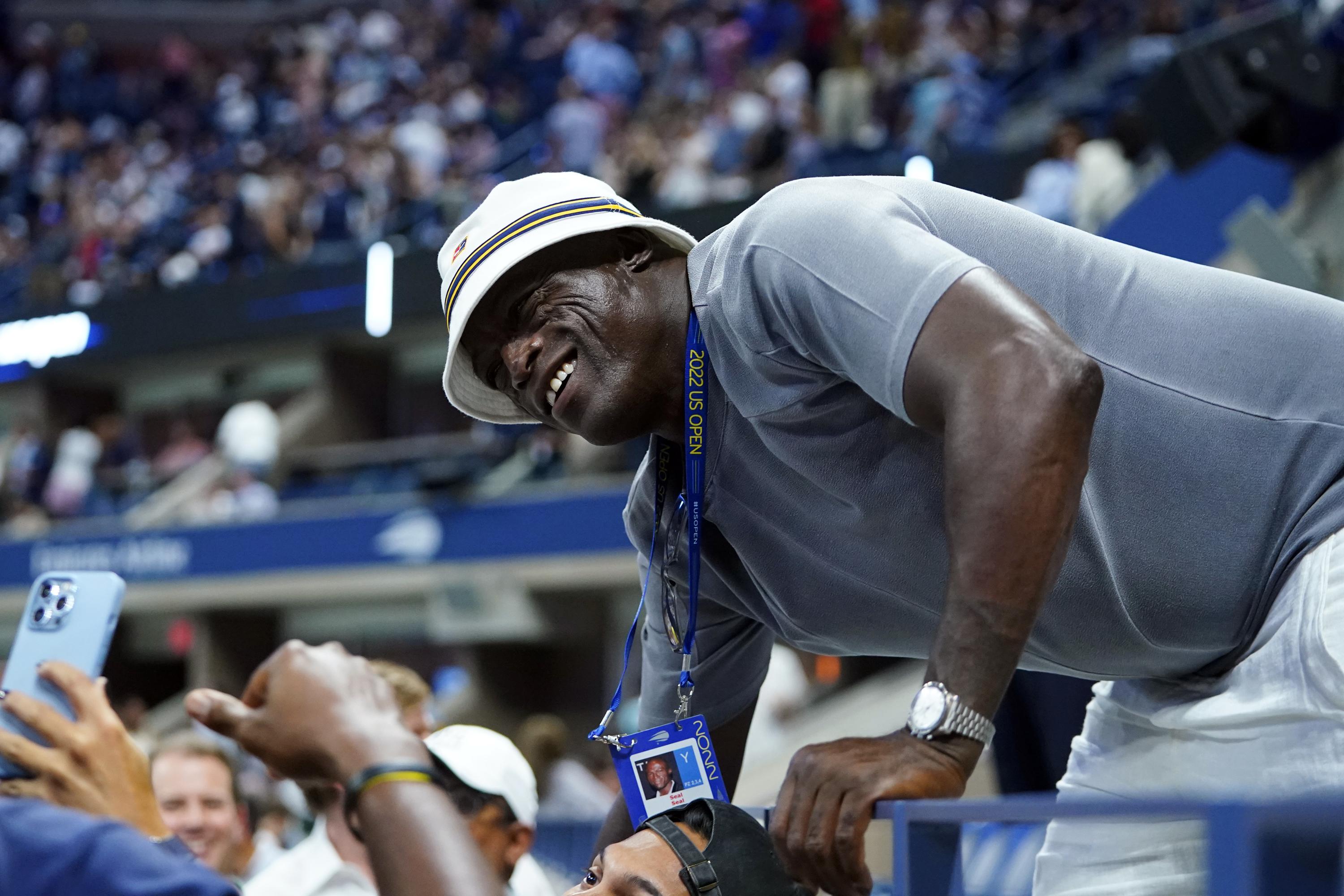 Seal, Broadway among Iga's NYC adventures | US Open updates | AP News