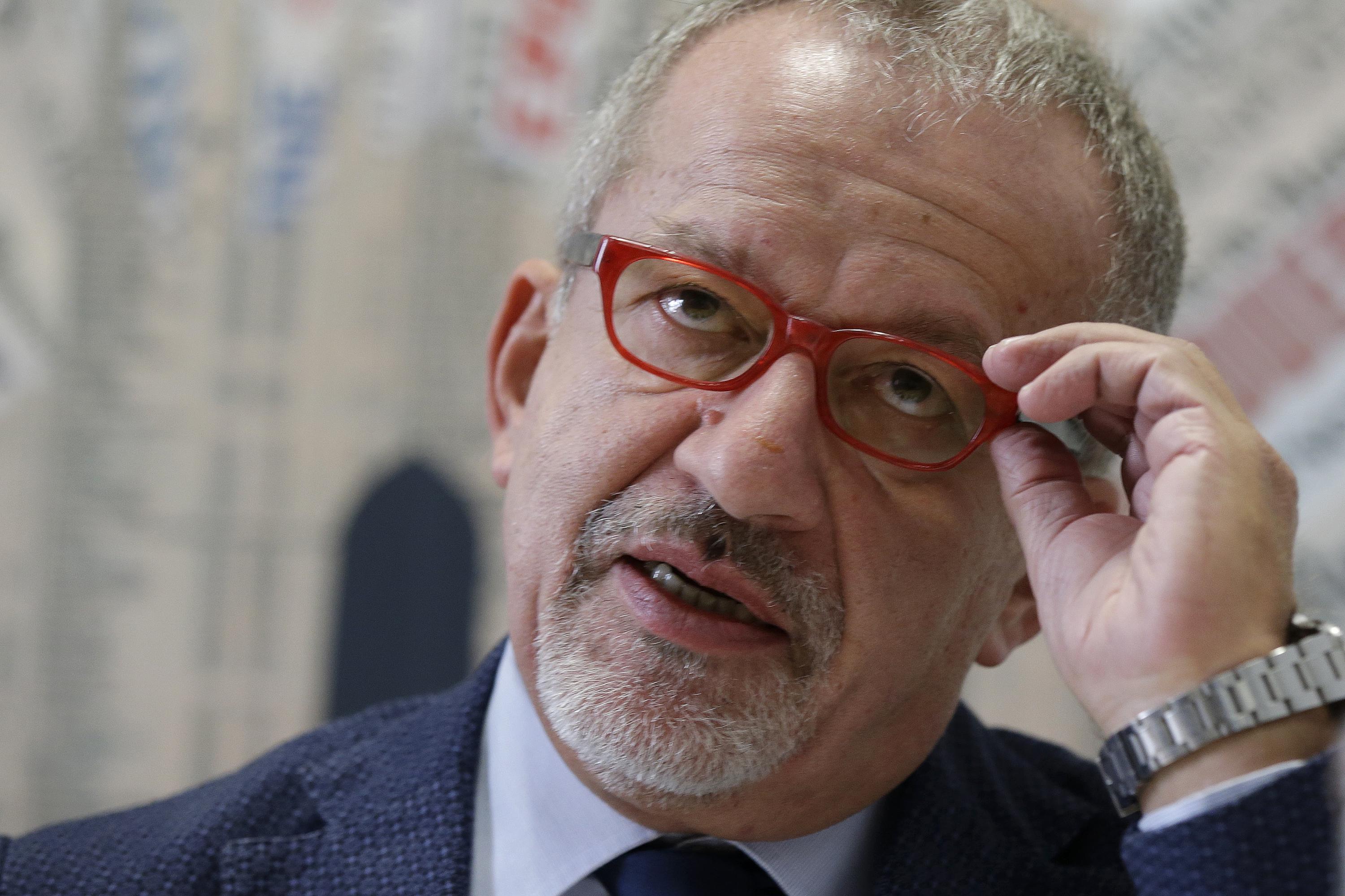 Long-serving Italian politician Roberto Maroni dies at 67 | AP News