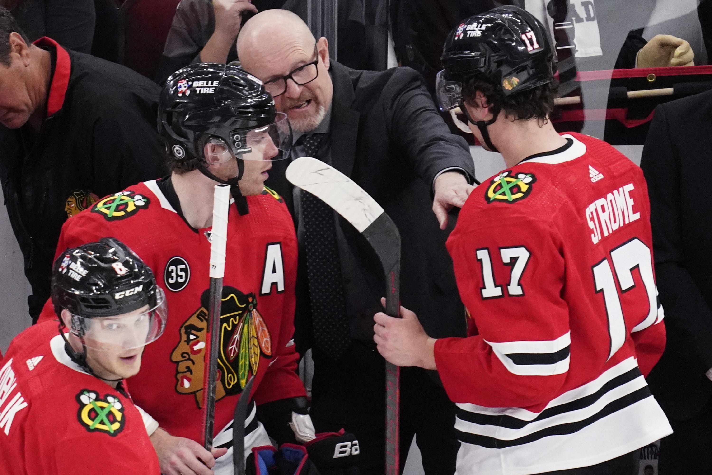 Derek King remains in running for Blackhawks coaching job | AP News