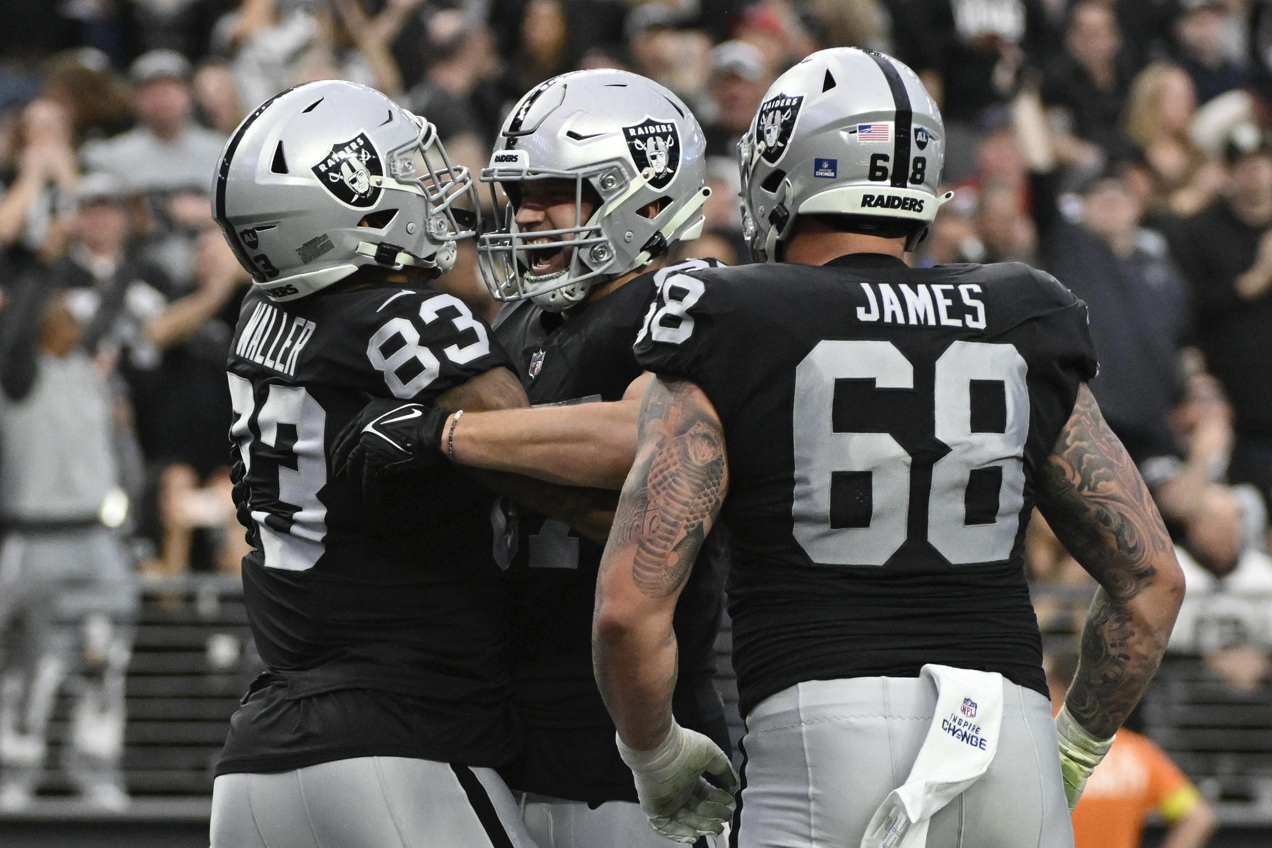 Injuries at guard a big problem for Carr, Raiders' offense | AP News