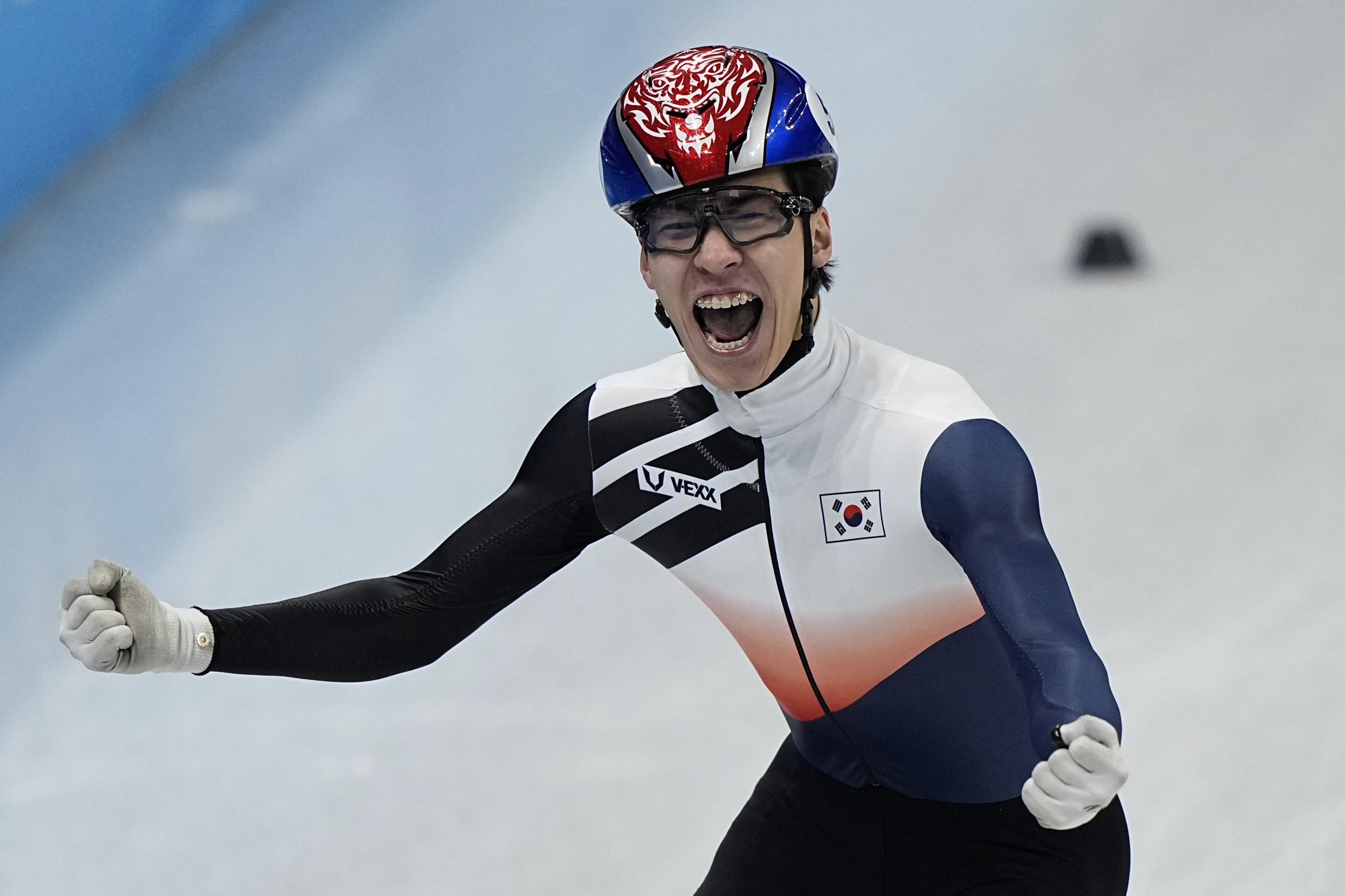 South Korea's Hwang wins Olympic gold in short track | AP News