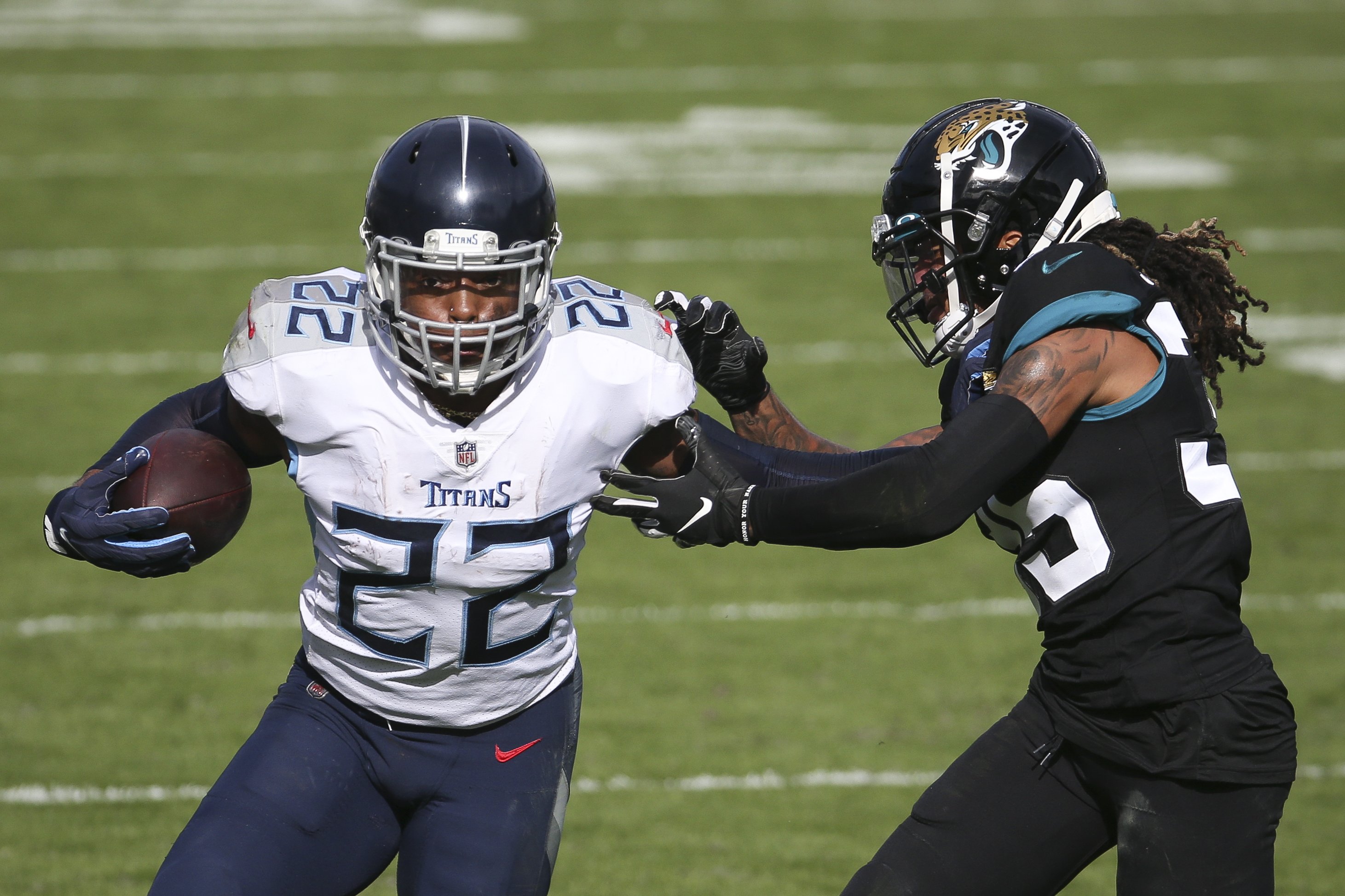 Con brillante actuación de Henry, Titans dominan a Jaguars | AP News