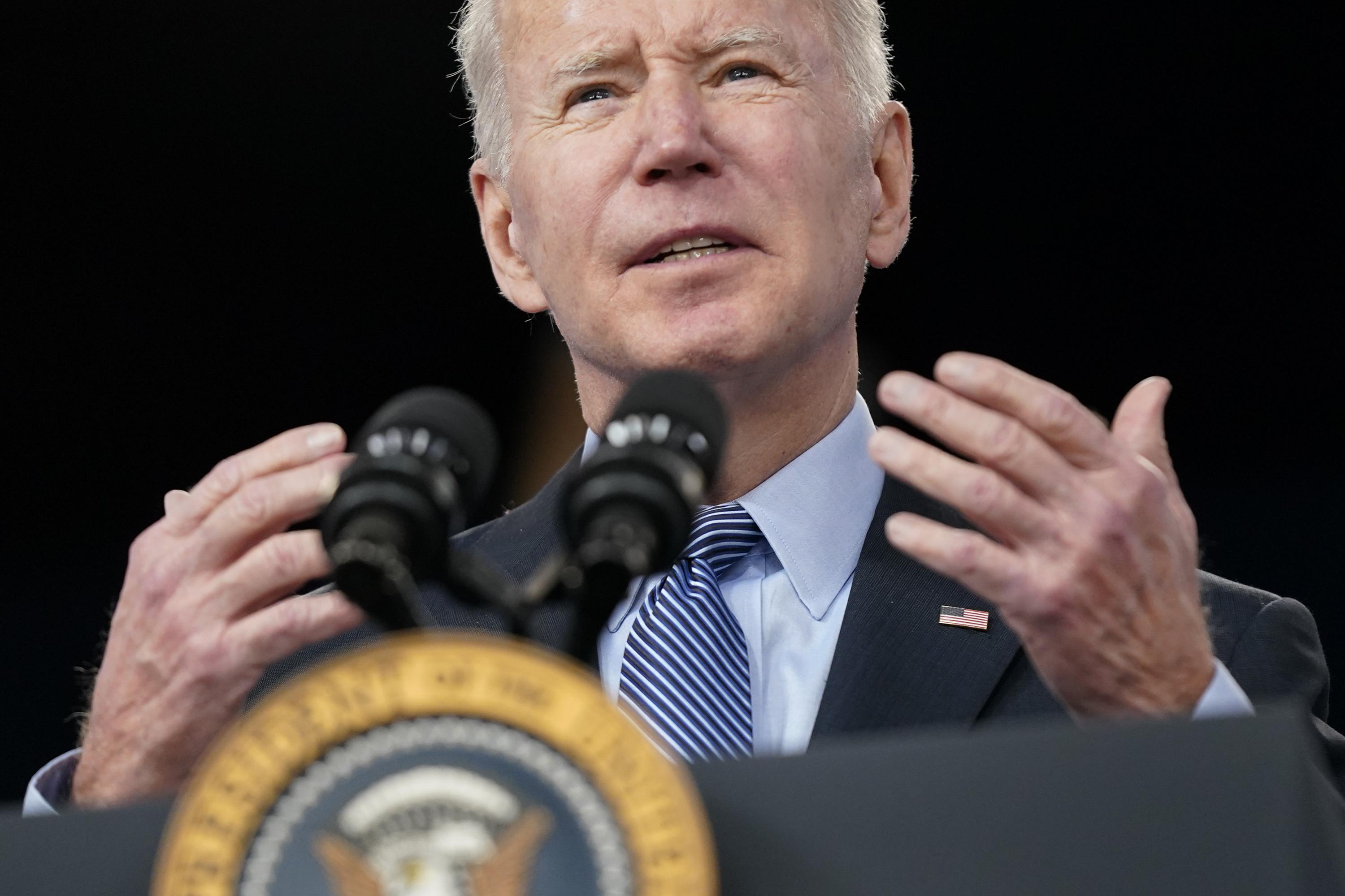 Biden orders push on long COVID, pandemic's shadowy mystery | AP News