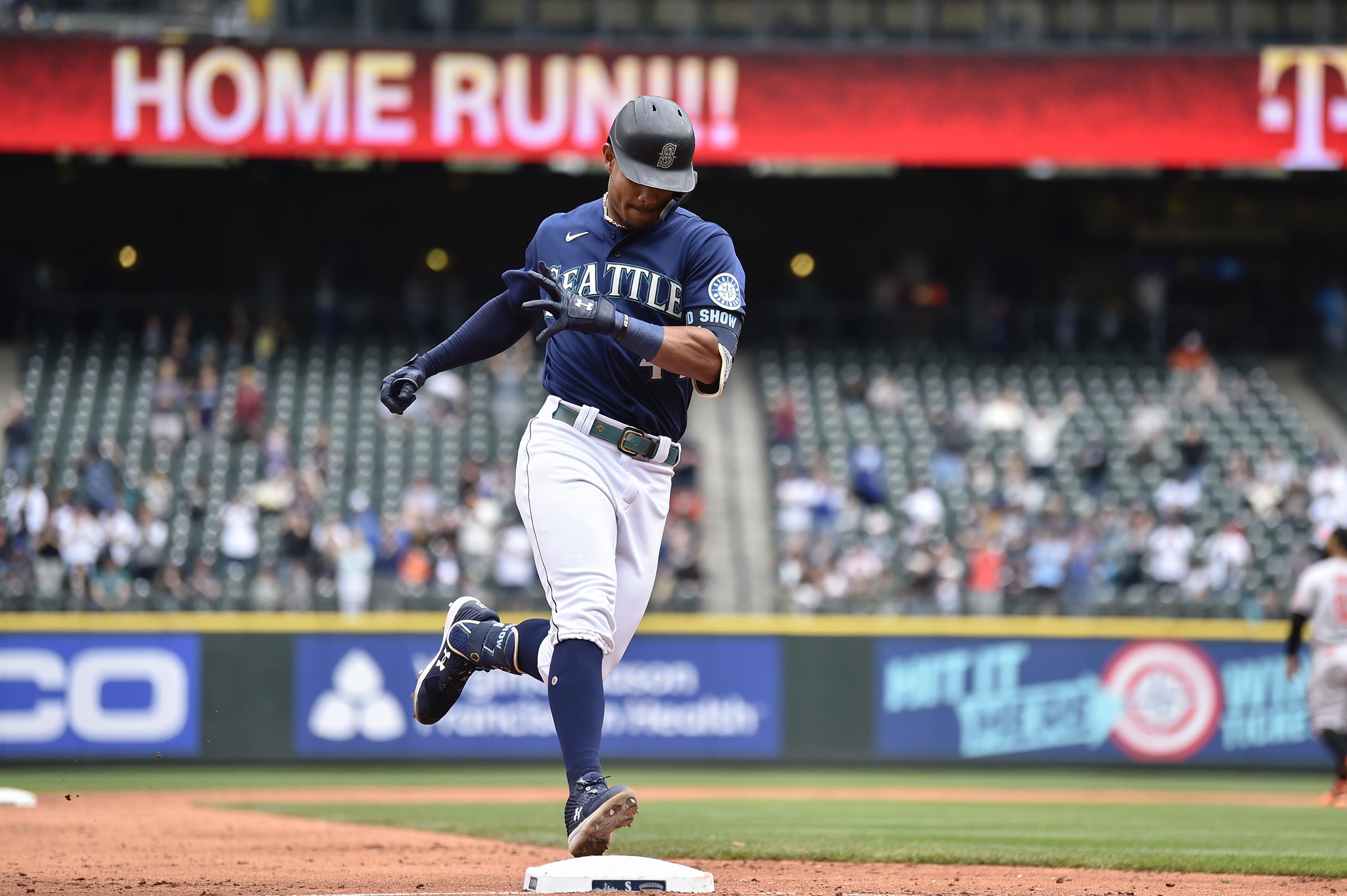 Rodríguez llega a 12 HRs en triunfo de Seattle ante Orioles | AP News
