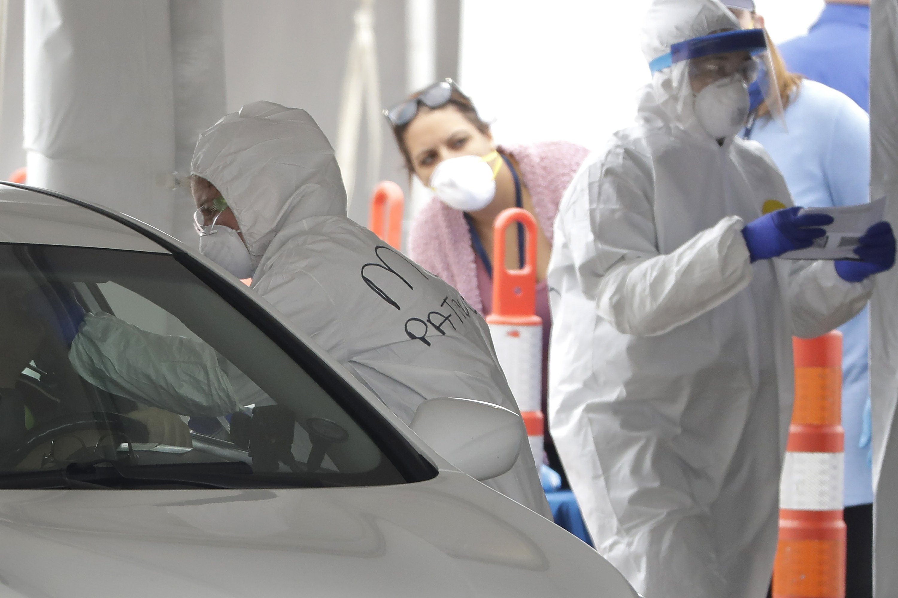 Pats open virus testing site; Boston mayor calls for curfew | AP News