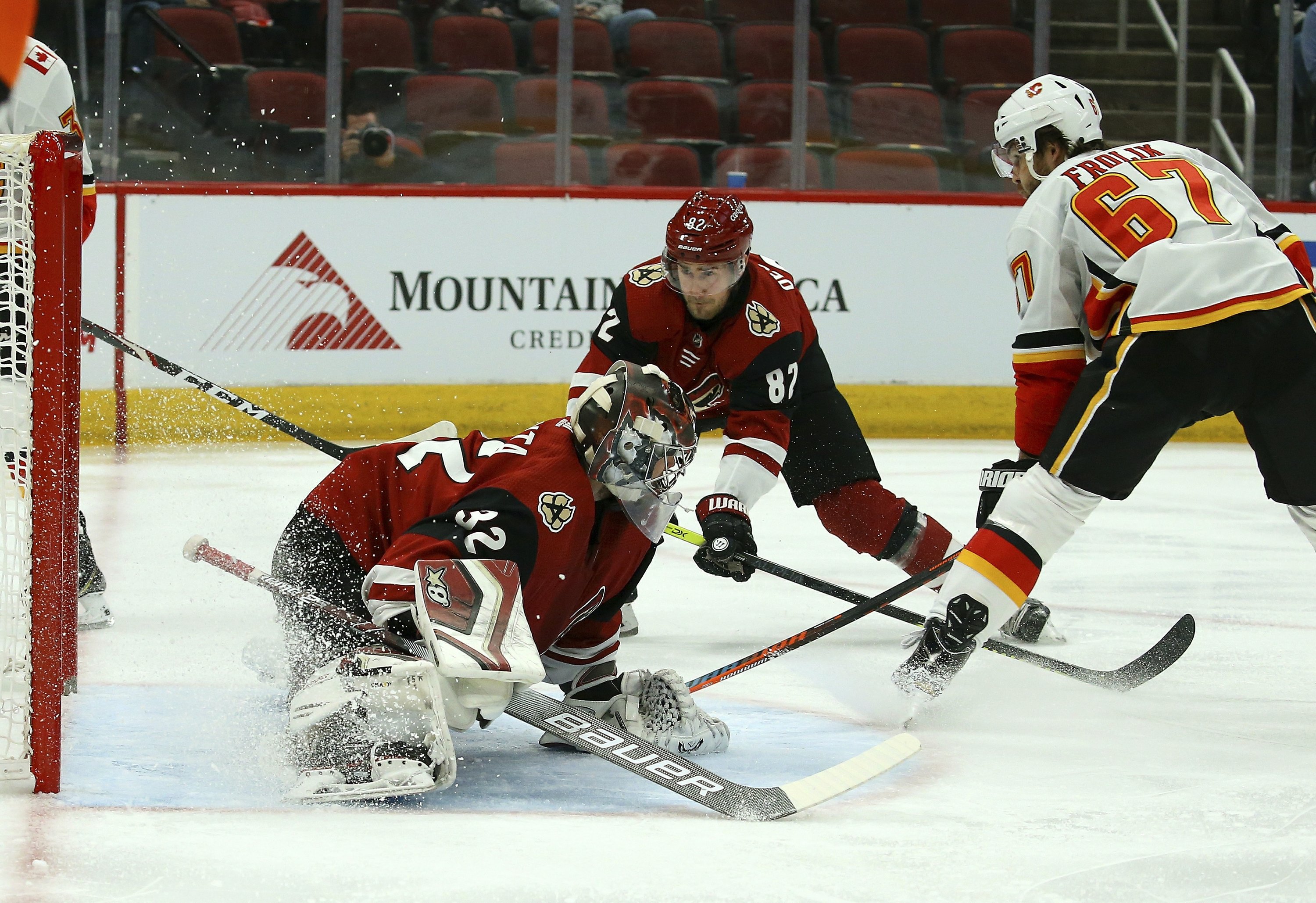 Flames' win streak at 6 games with 5-2 win over Coyotes | AP News