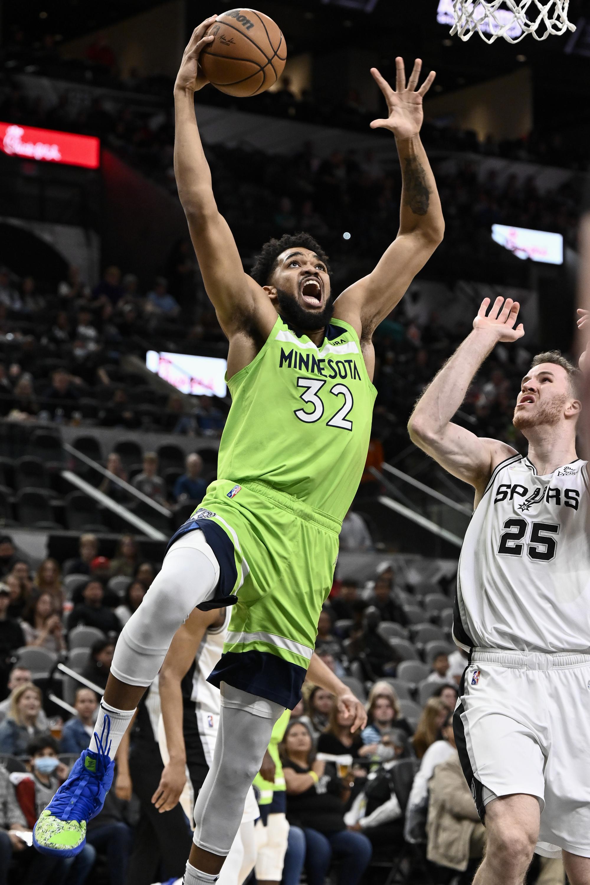 Towns scores NBA-high 60 points, Wolves top Spurs 149-139 | AP News