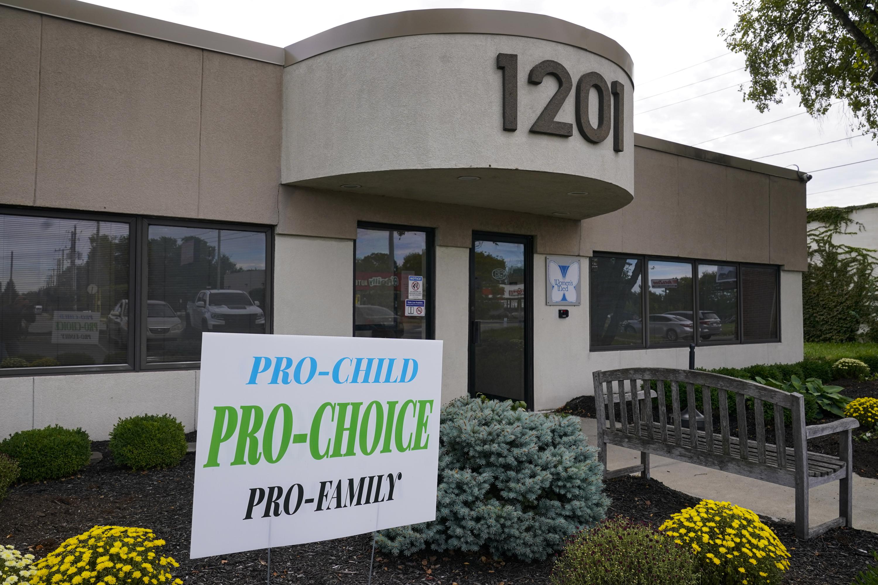 Indiana ACLU: No rush to halt judge's pause on abortion ban | AP News