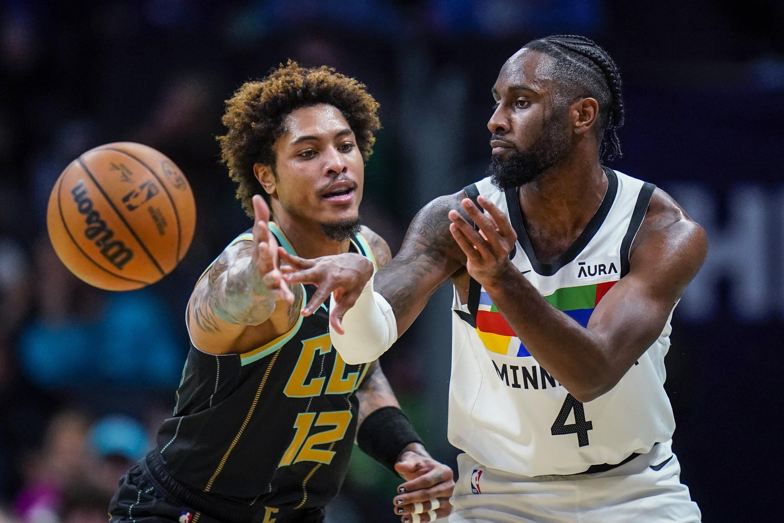 Oubre scores 28, Hornets snap T-Wolves' 5-game win streak | AP News