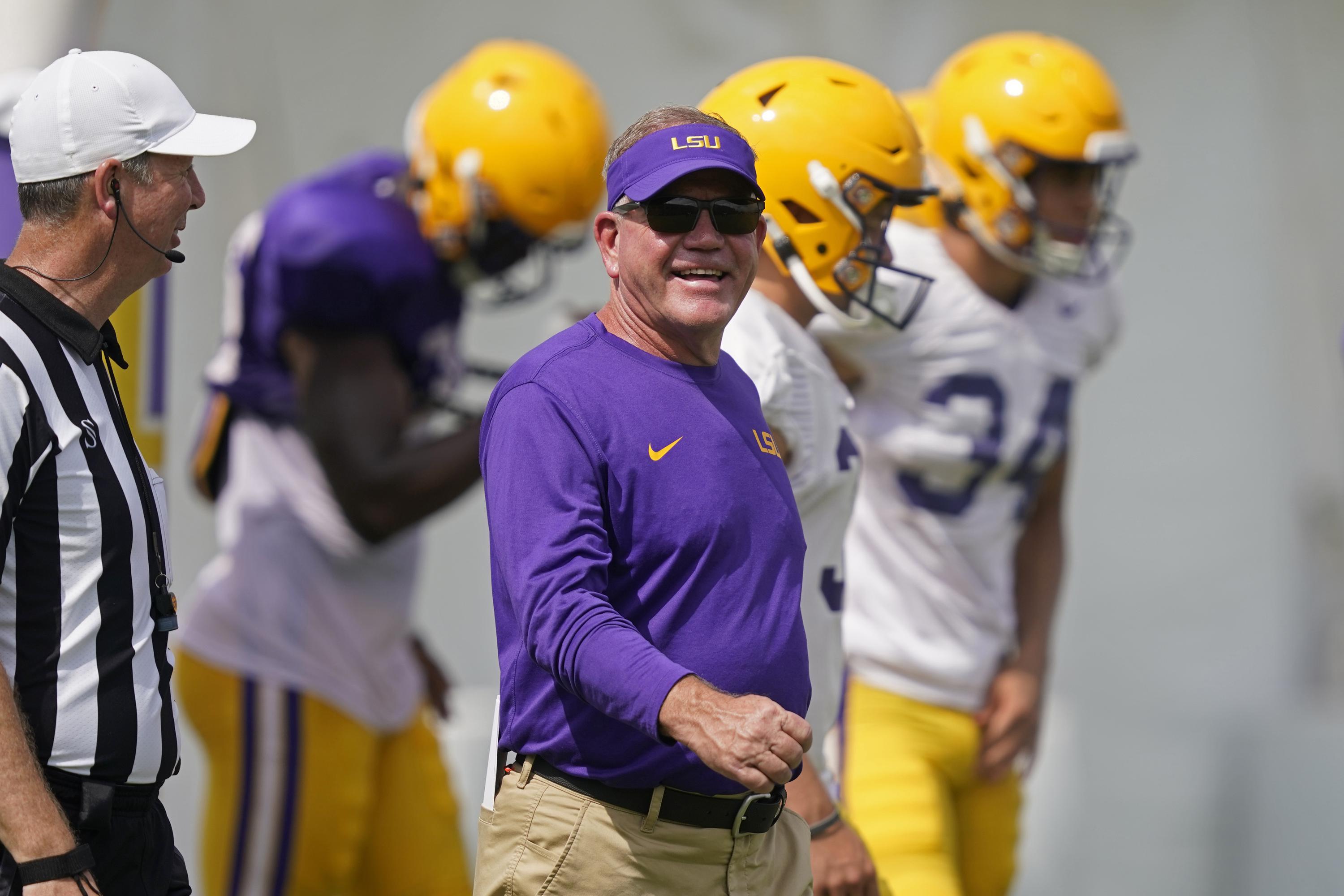LSU's Kelly aims to keep QB starter for season opener secret | AP News