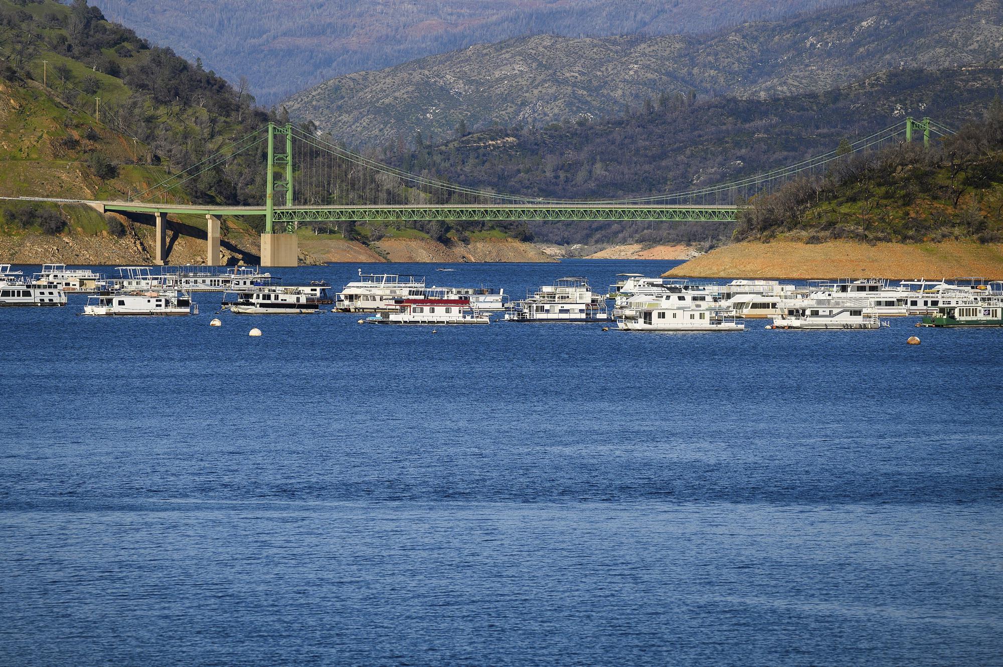 Dramatic photos show how storms filled California reservoirs ...