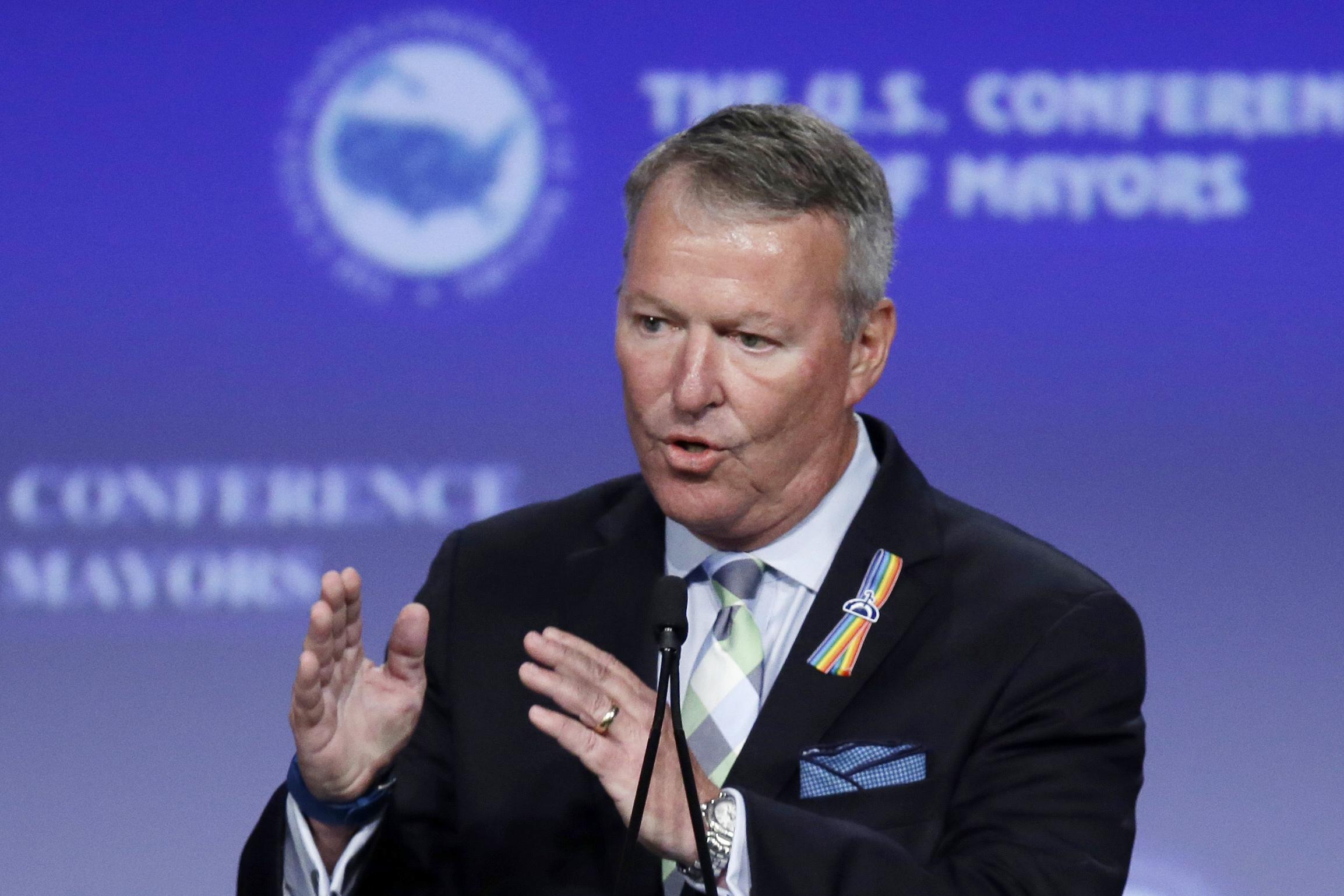 Florida mayor urges water limits because of COVID-19 surge | AP News