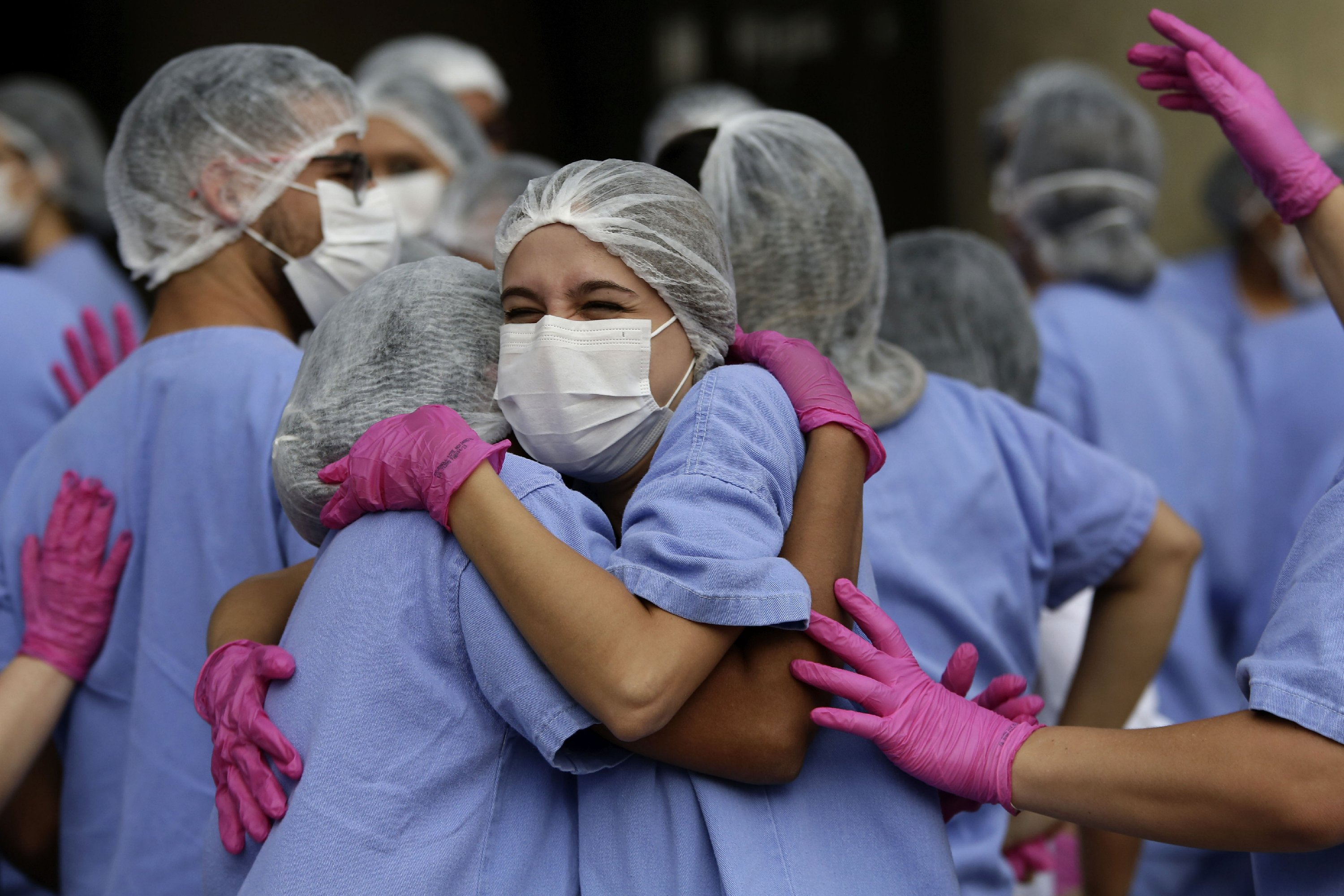 Brazil govt releases pandemic vaccination plan with holes | AP News