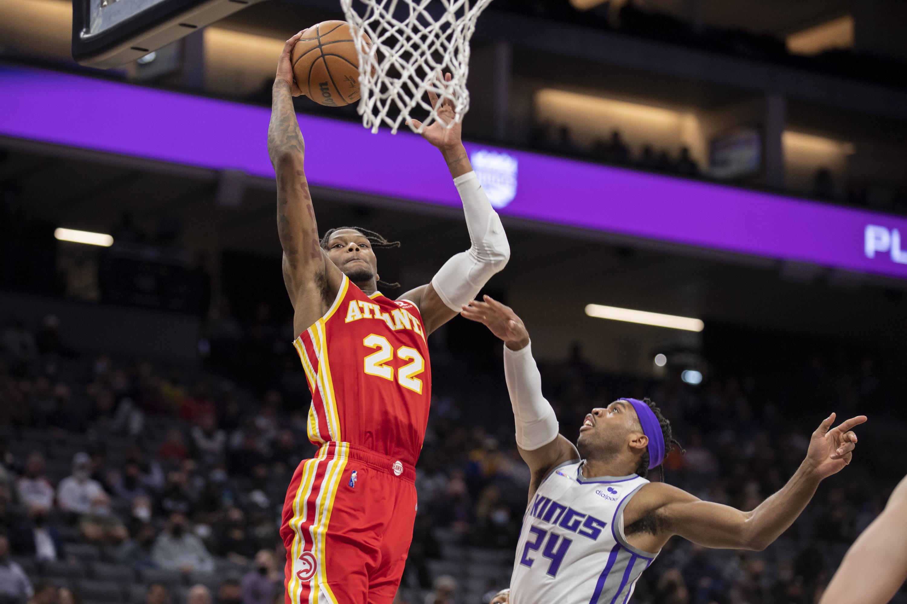 Hawks vencen a Kings 108-102 con ataque tardío de Huerter | AP News