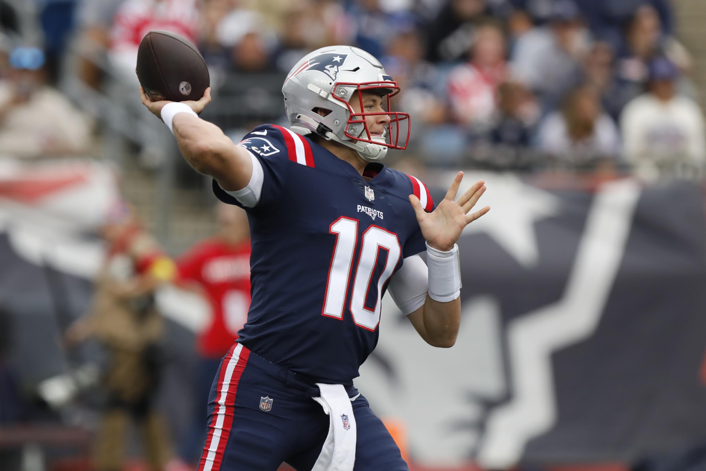 Pats QB Jones ruled out vs. Packers despite practice return | AP News