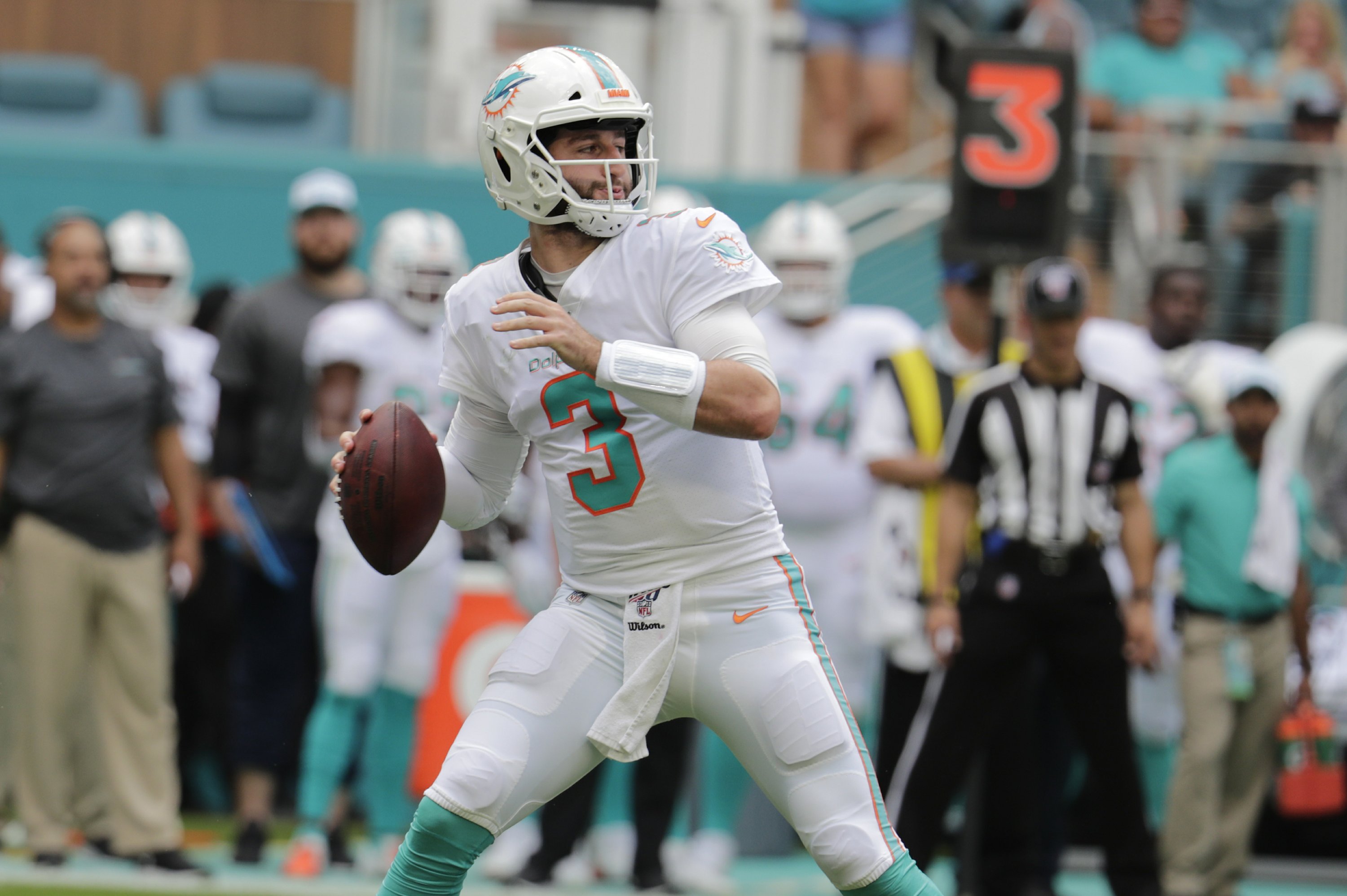 Dolphins confían titularidad al quarterback Josh Rosen | AP News