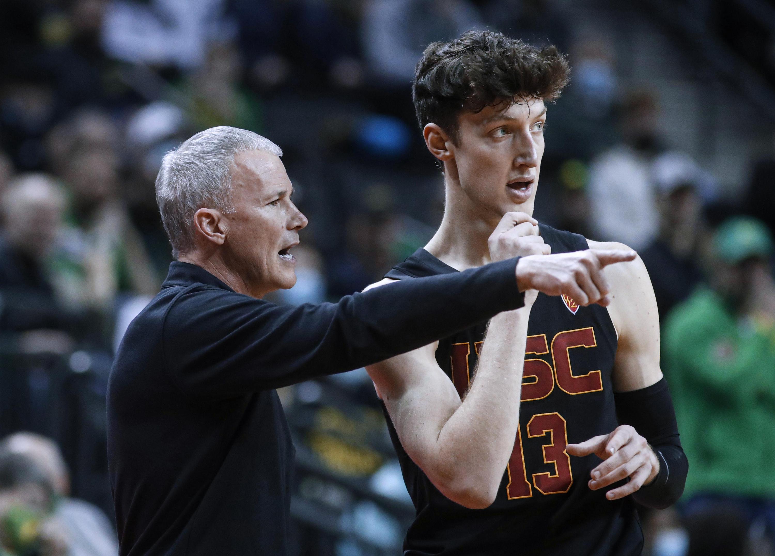 USC signs Andy Enfield to 6-year contract extension | AP News