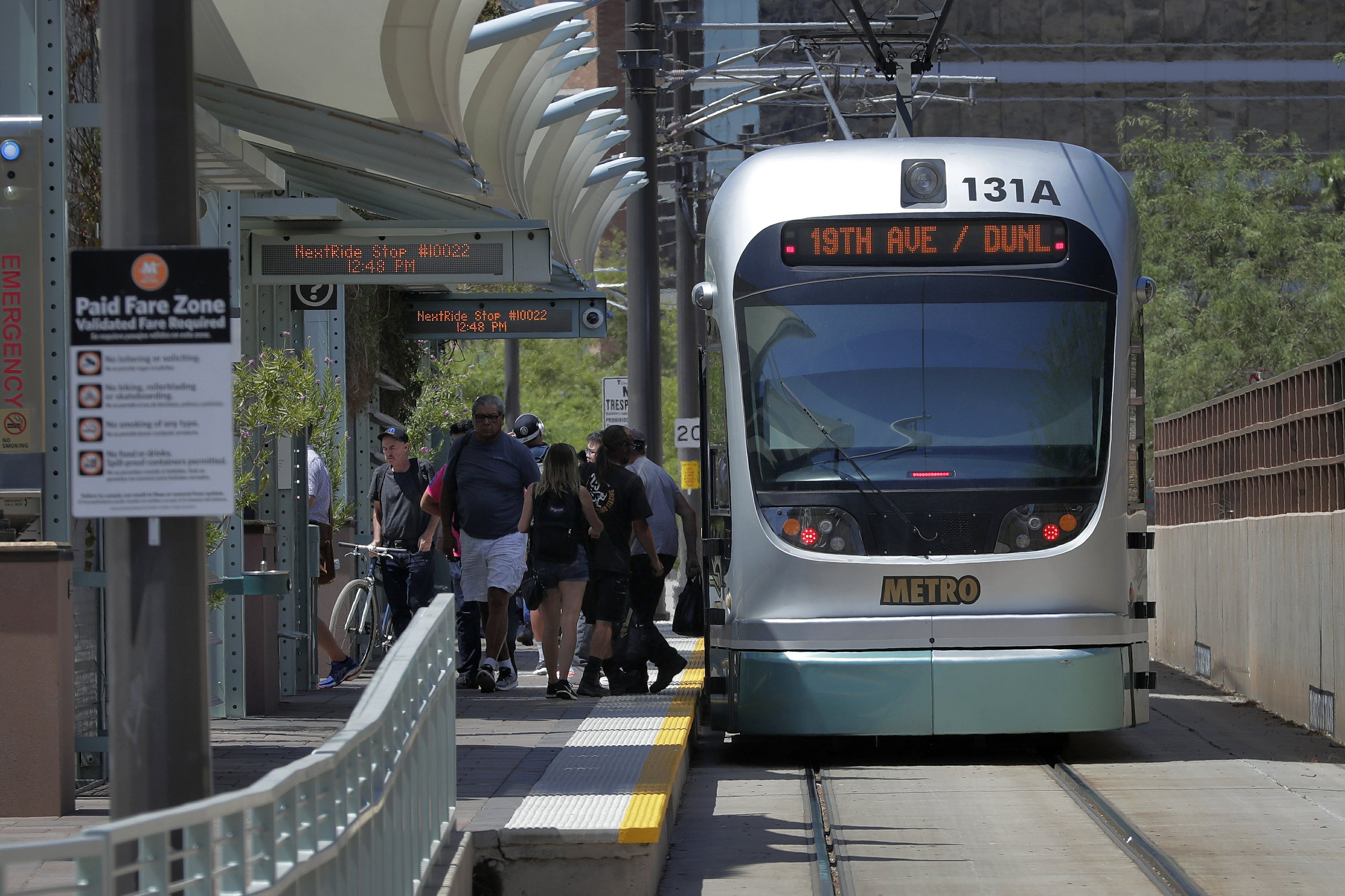 Officials: Phoenix rail extension back on track after vote | AP News