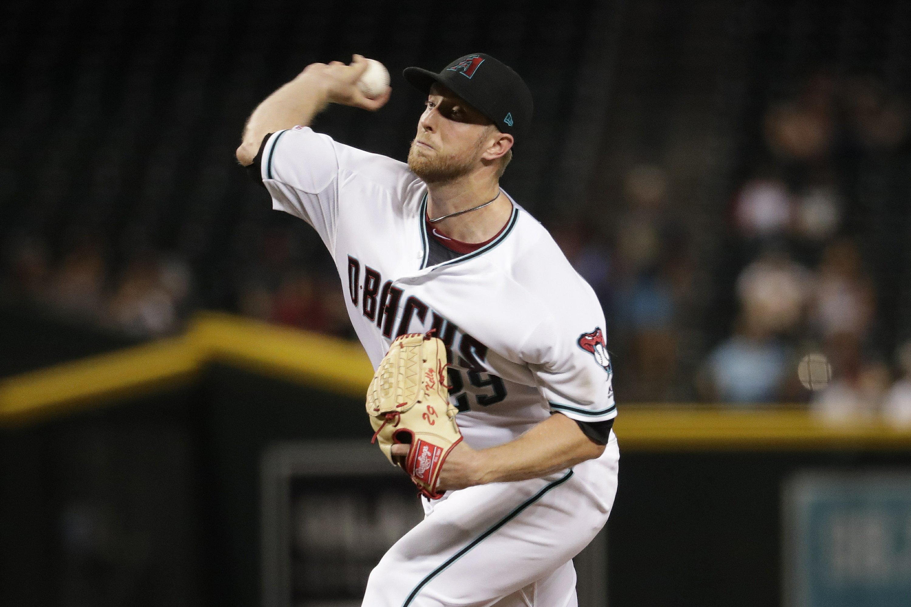 Diamondbacks ganan a Padres, Kelly lanza 7 innings en blanco | AP News