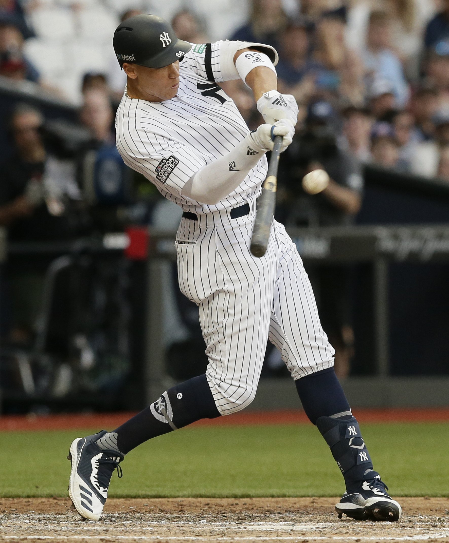 Yankees outslug Red Sox 17-13 in MLB's 1st game in Europe | AP News