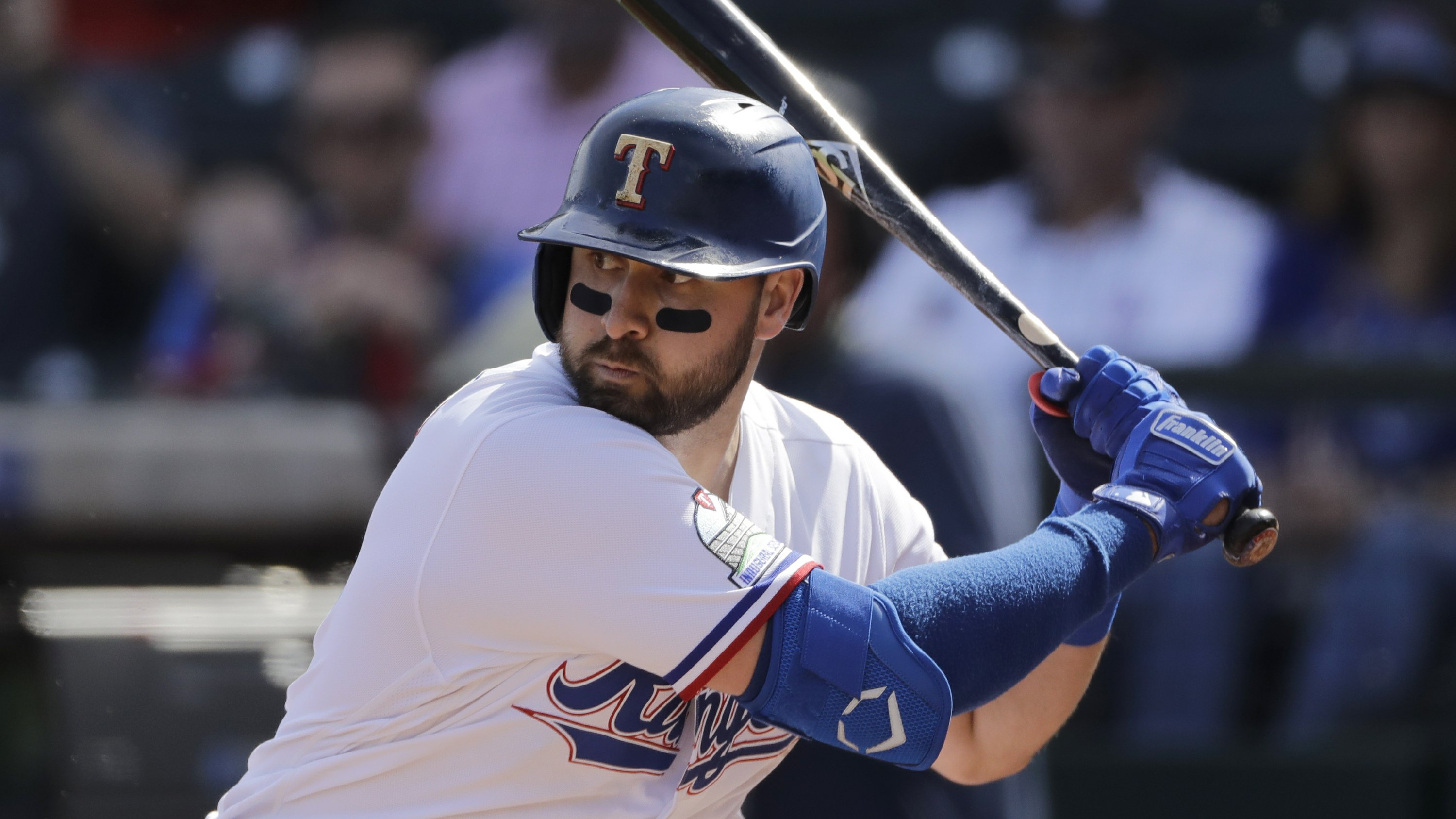 Gallo joins Rangers after missed week due to positive test | AP News