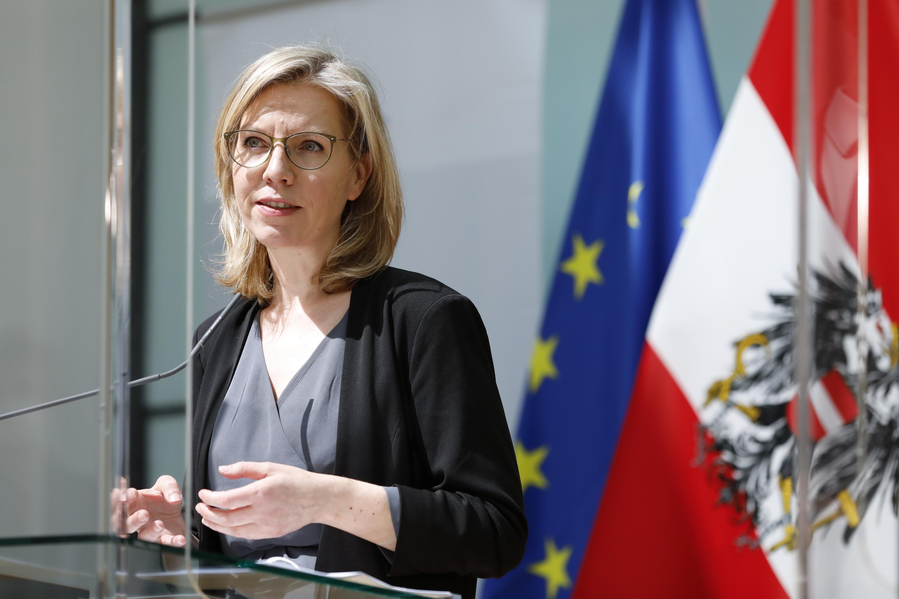 Austria sues EU executive over green label for gas, nuclear | AP News