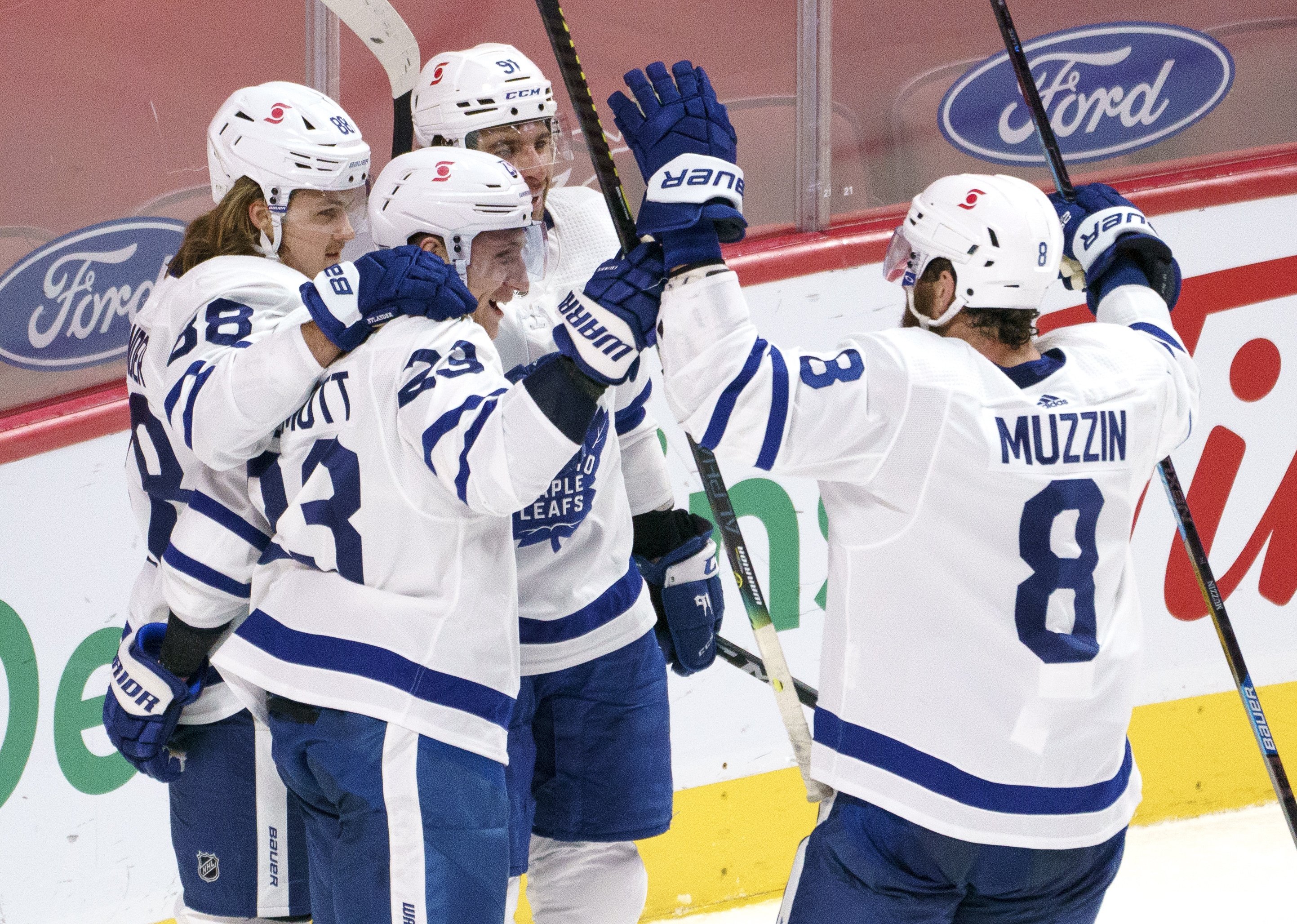 NHL-leading Maple Leafs beat Canadiens 4-2 | AP News