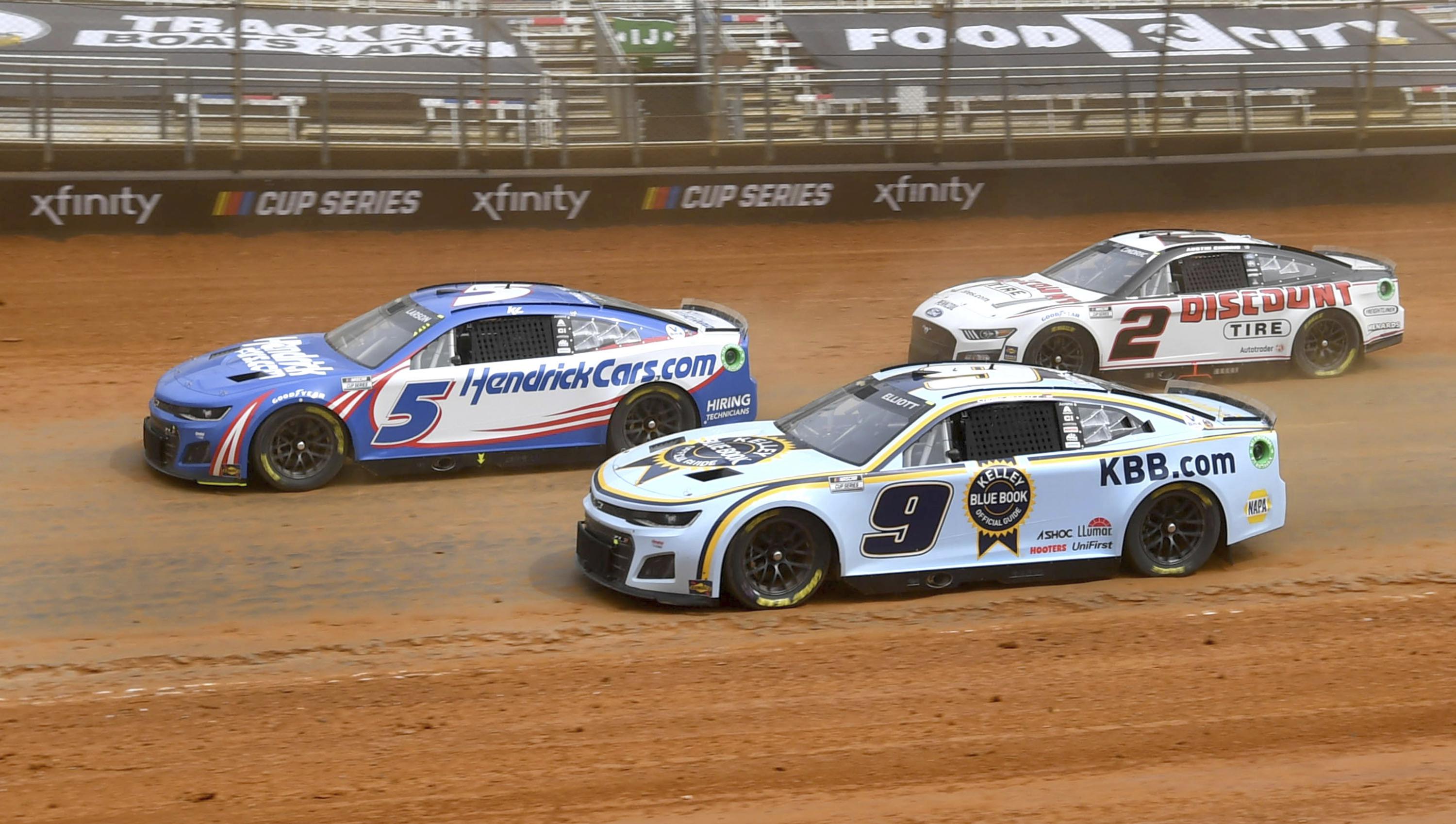 NASCAR chases holiday TV audience with Easter dirt race | AP News