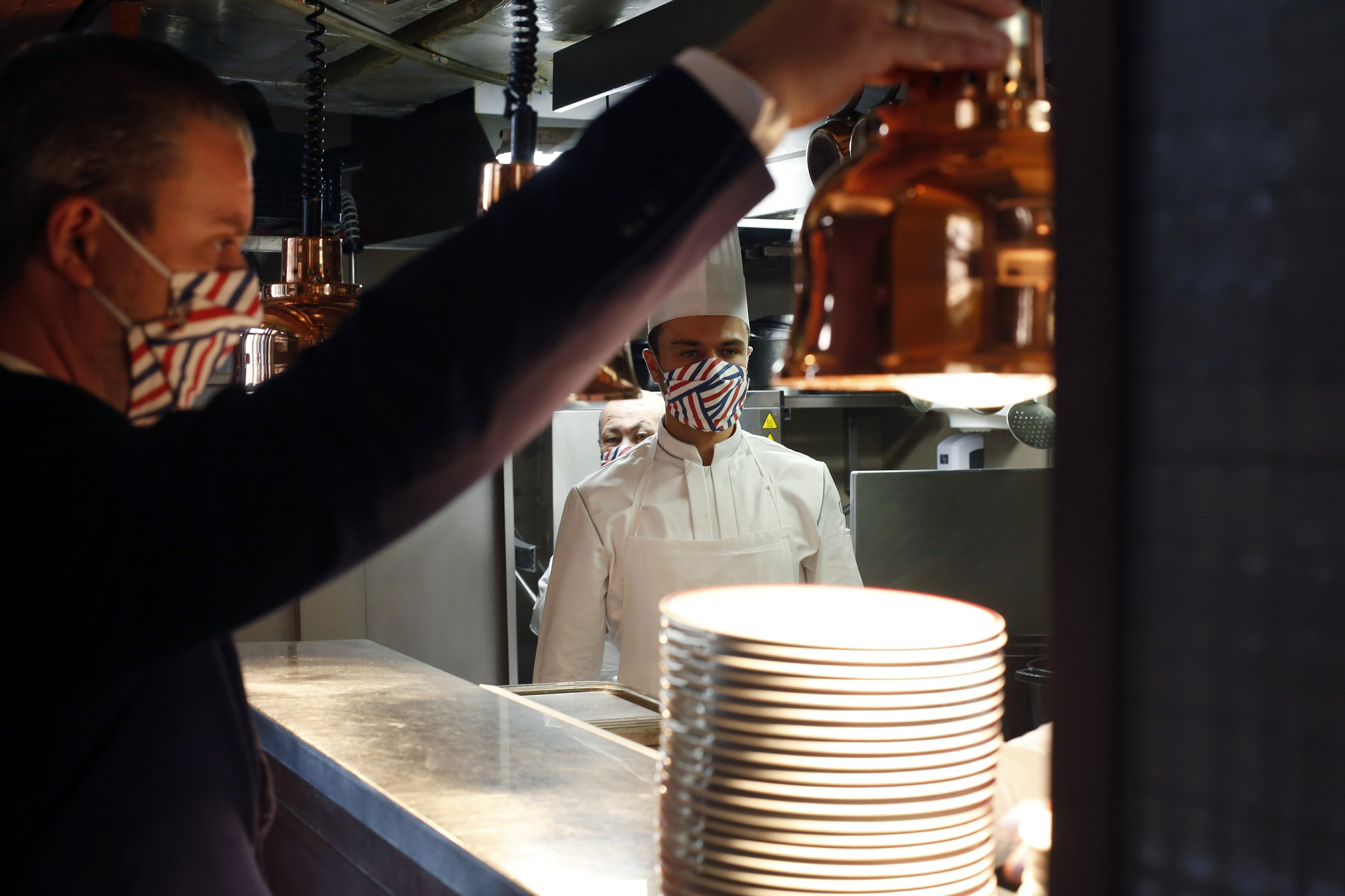 French chef Ducasse unveils anti-virus air system | AP News