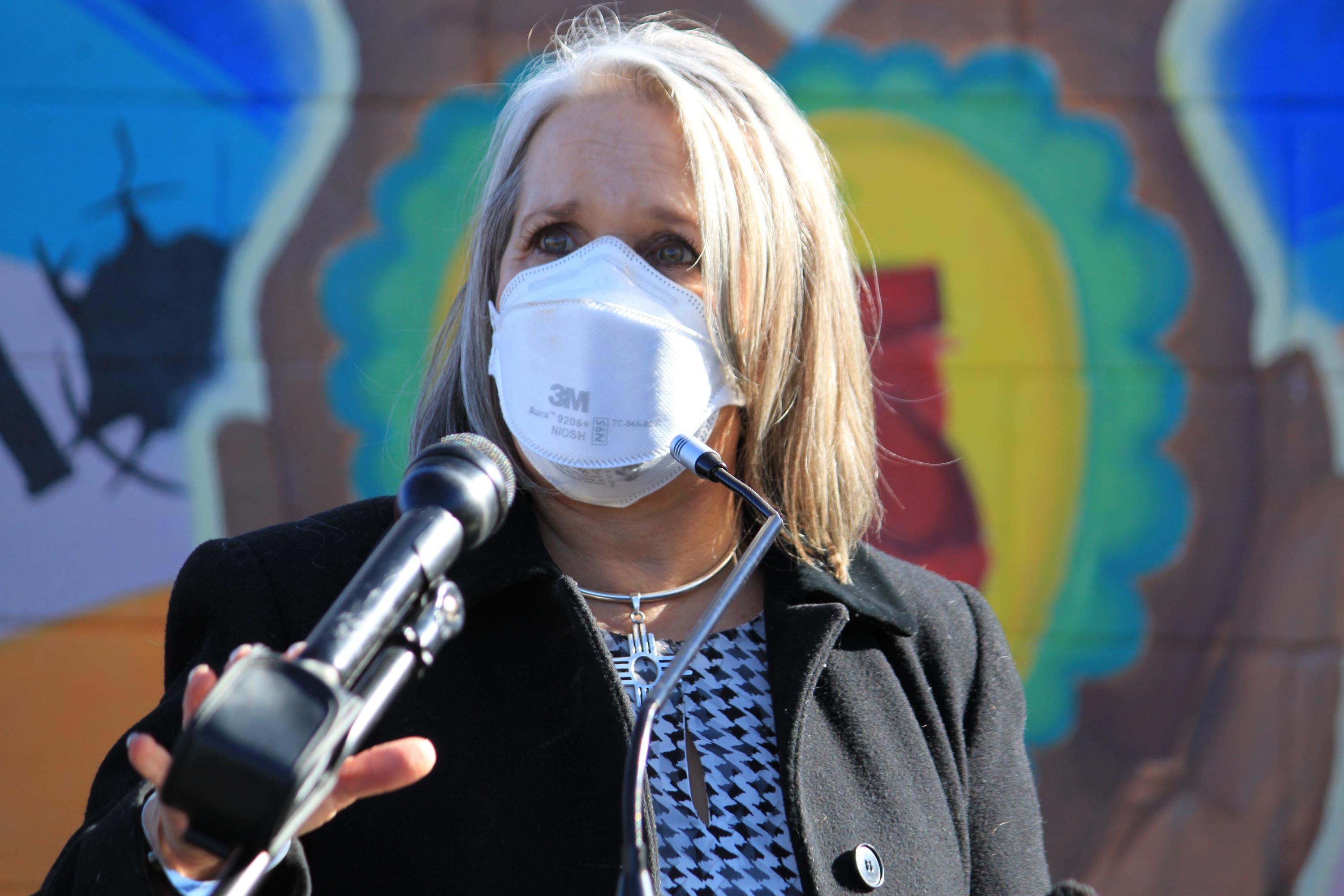 New Mexico leaders aim to put wedge in revolving crime door | AP News