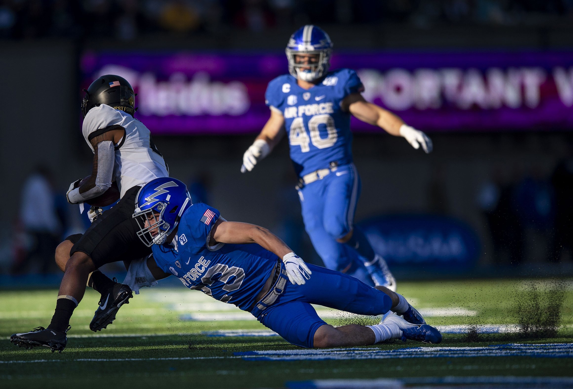 Air Force makes late defensive stand in 17-13 win over Army | AP News