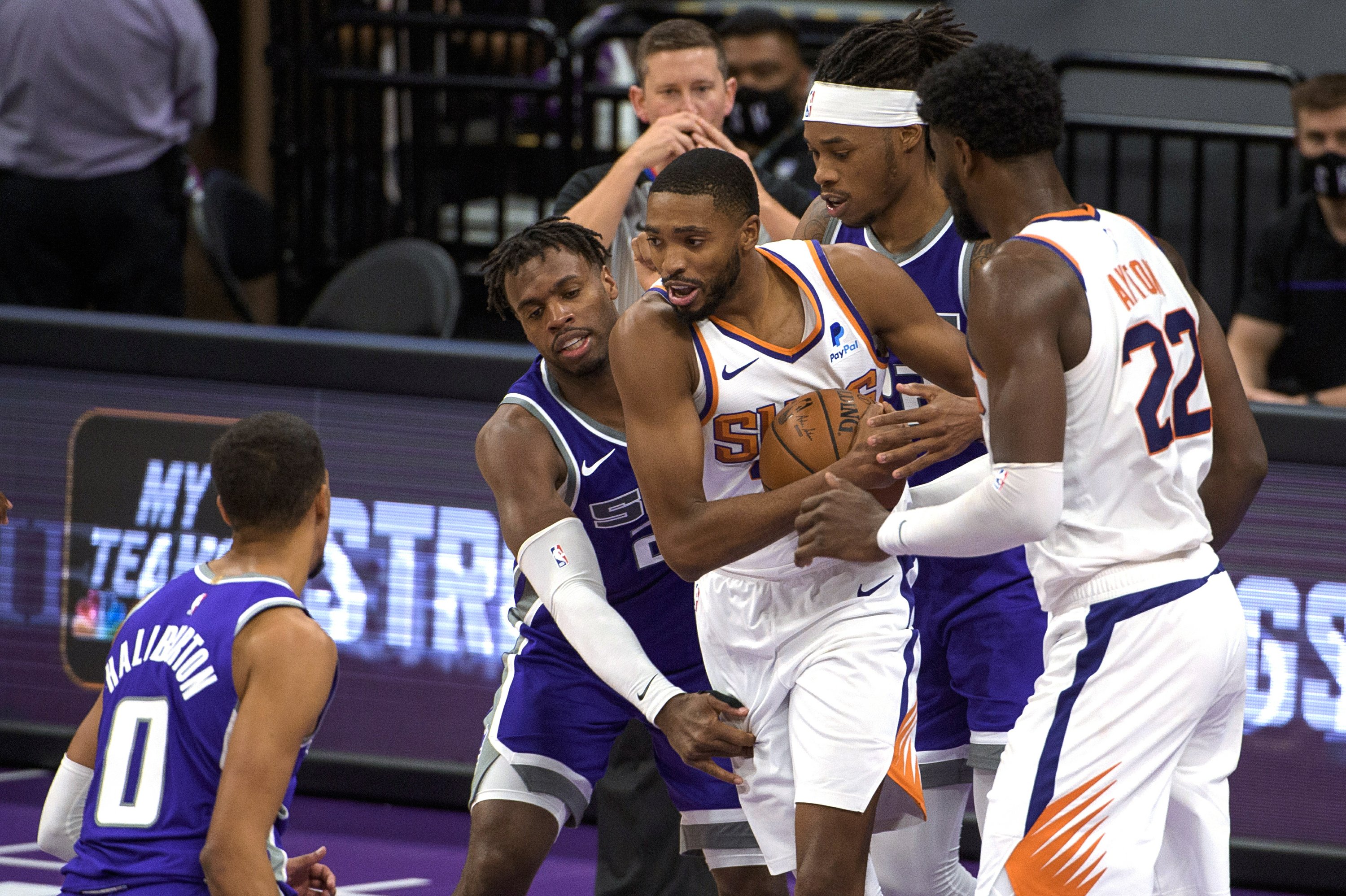 De la mano de Bridges, Suns vencen 116-100 a los Kings | AP News