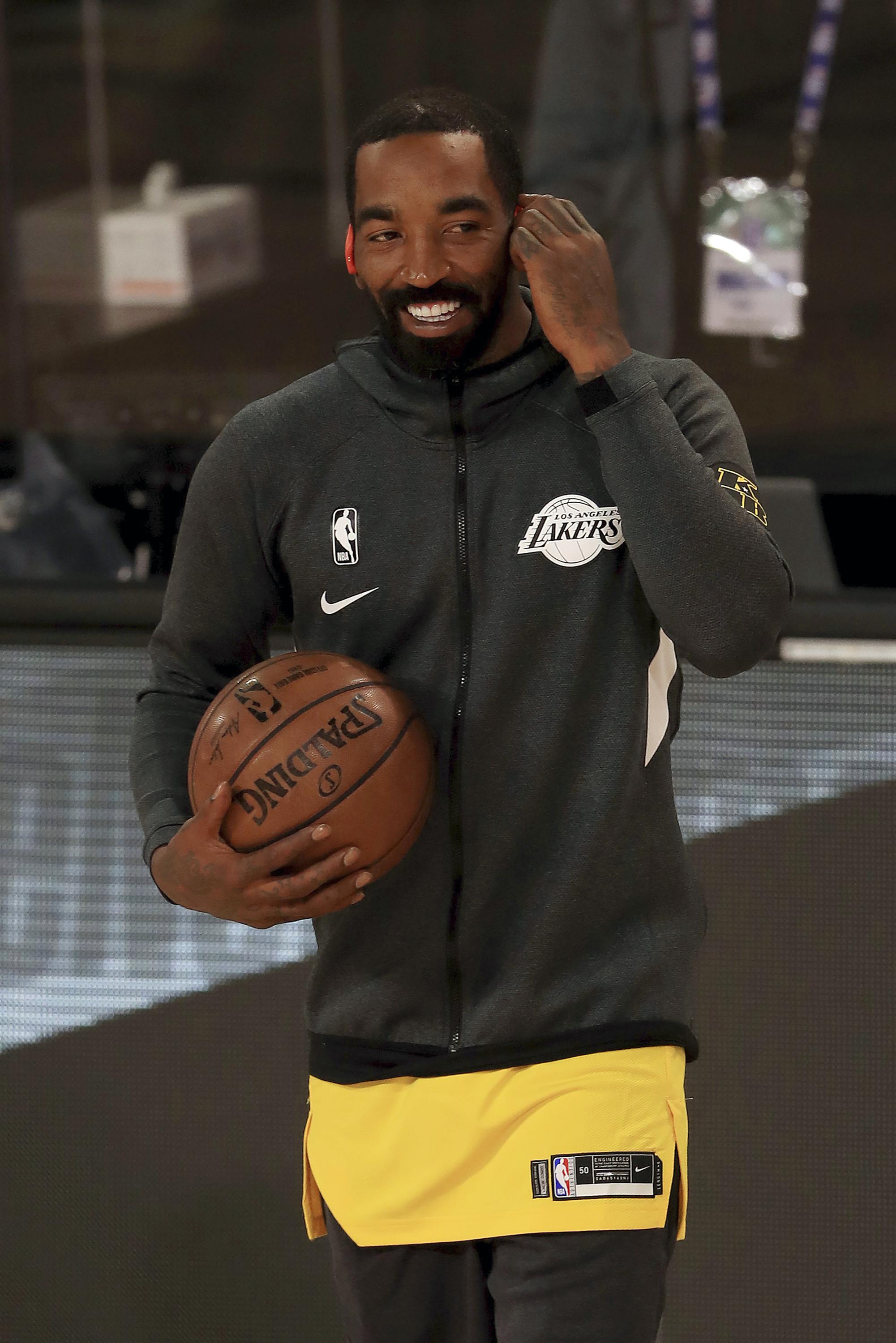 Smith moves from NBA to college classes, golf at N.C. A&T | AP News