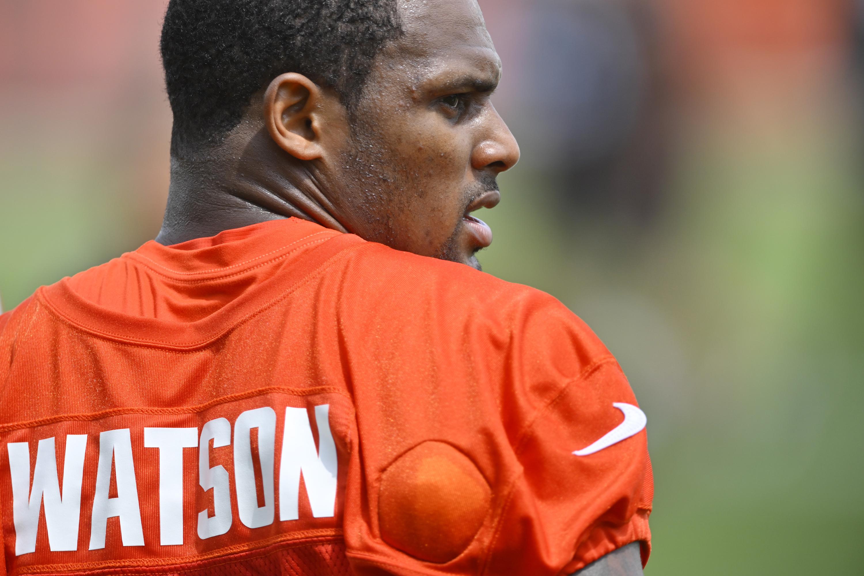 Browns' Watson named in 24th lawsuit by massage therapists | AP News