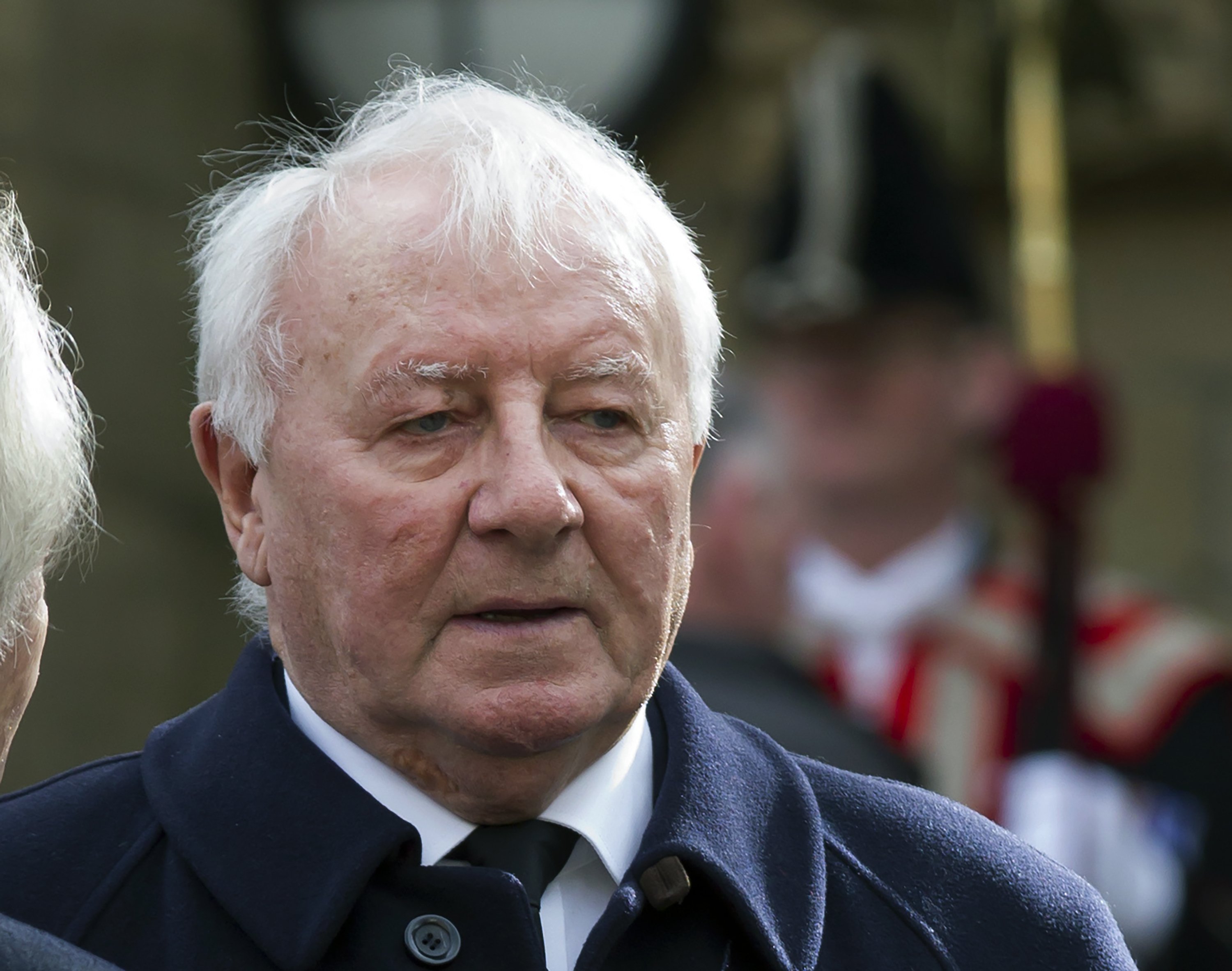 Muere Tommy Docherty, extécnico del Man United y Escocia | AP News