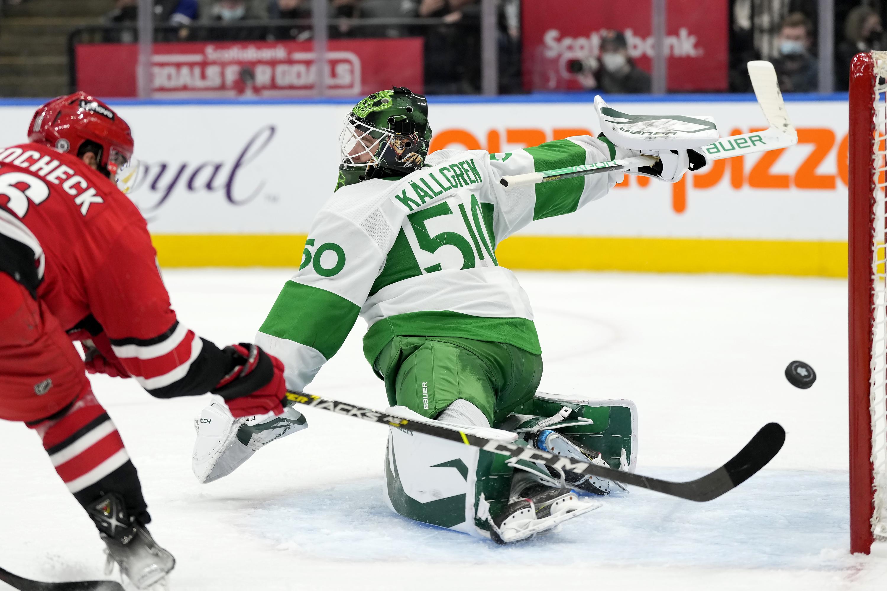 Kallgren makes 34 saves, Maple Leafs beat Hurricanes 3-2 | AP News