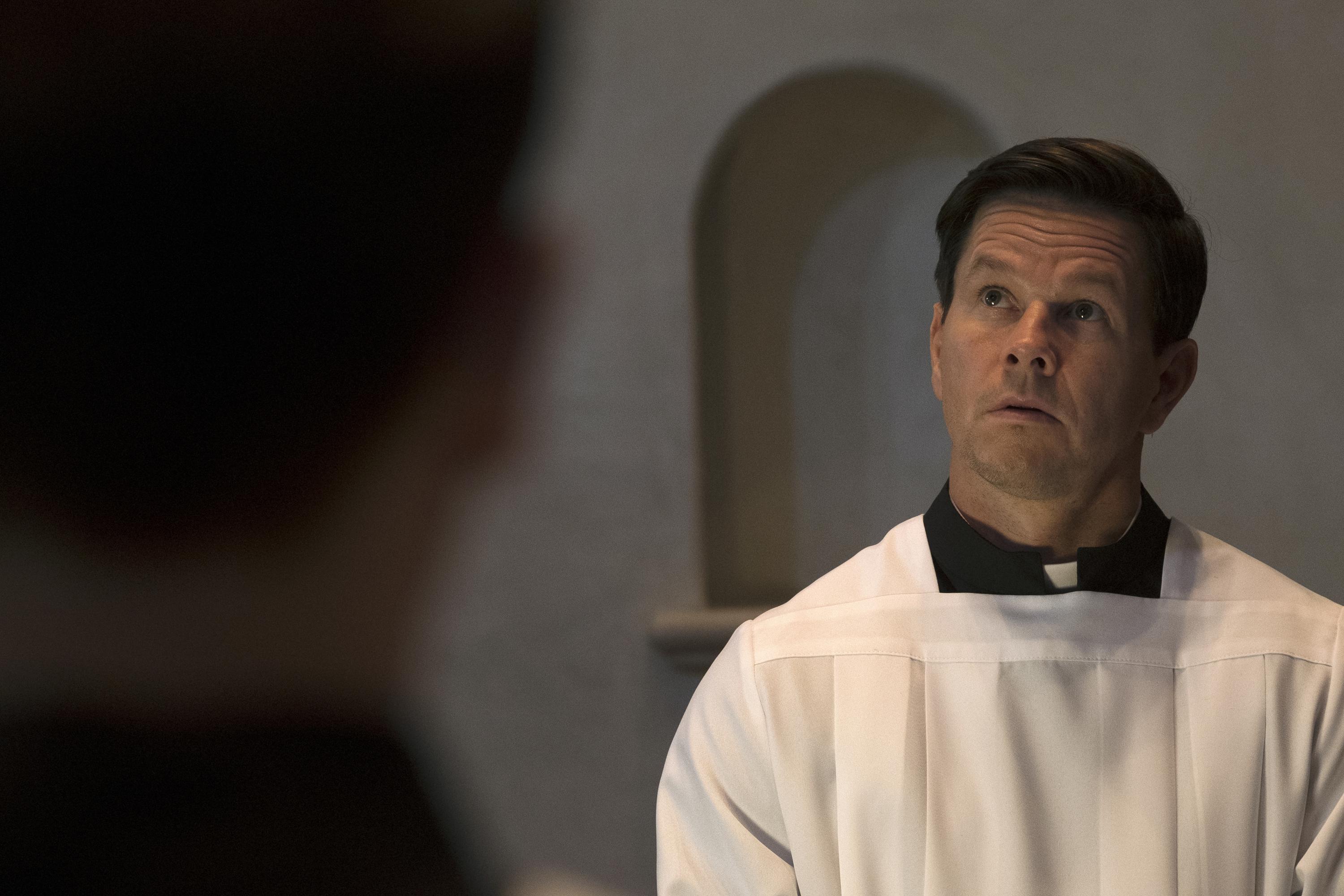 Review: Mark Wahlberg stars in the spiritless 'Father Stu' | AP News