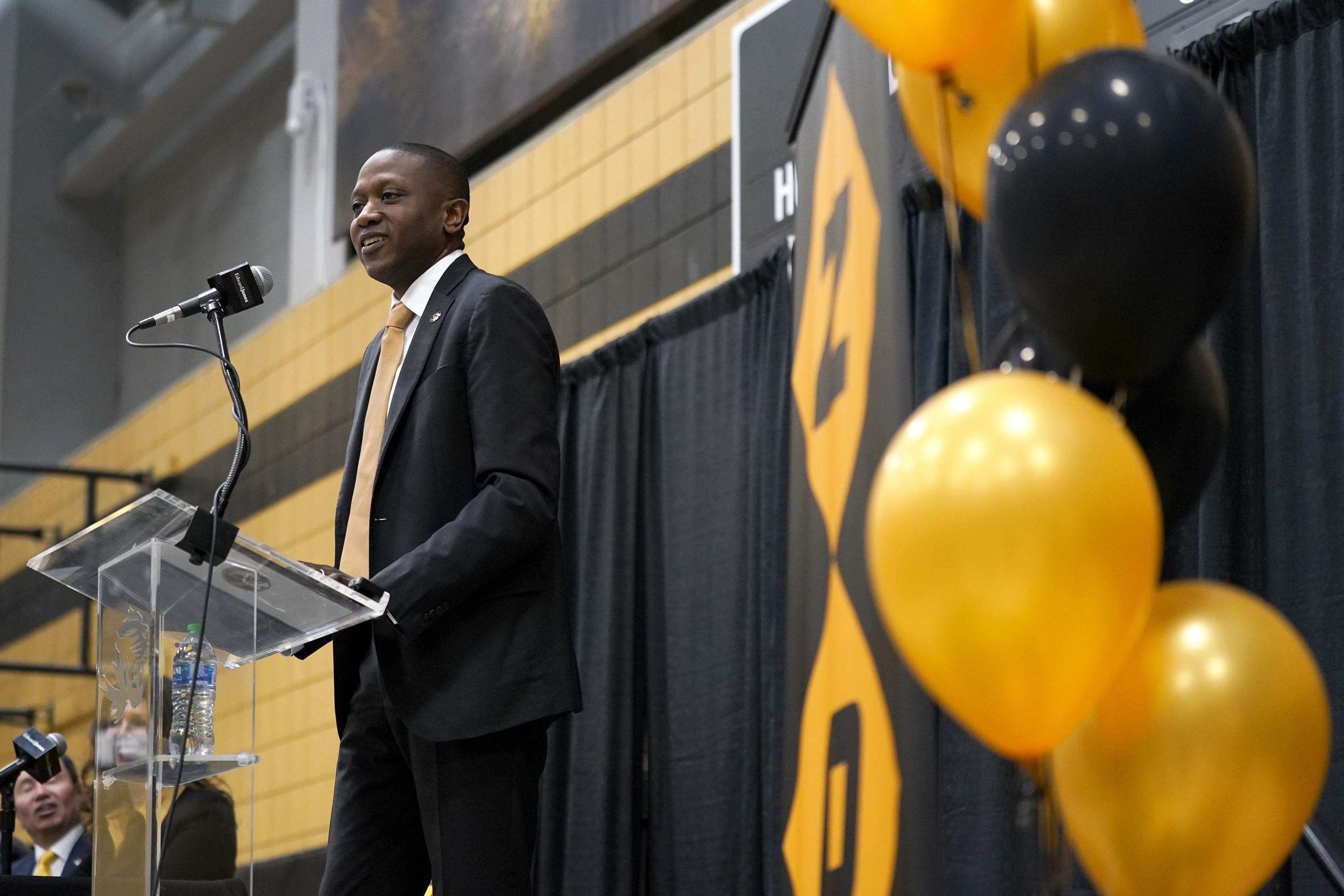 Missouri coach Gates has won over fans, now out to win games | AP News