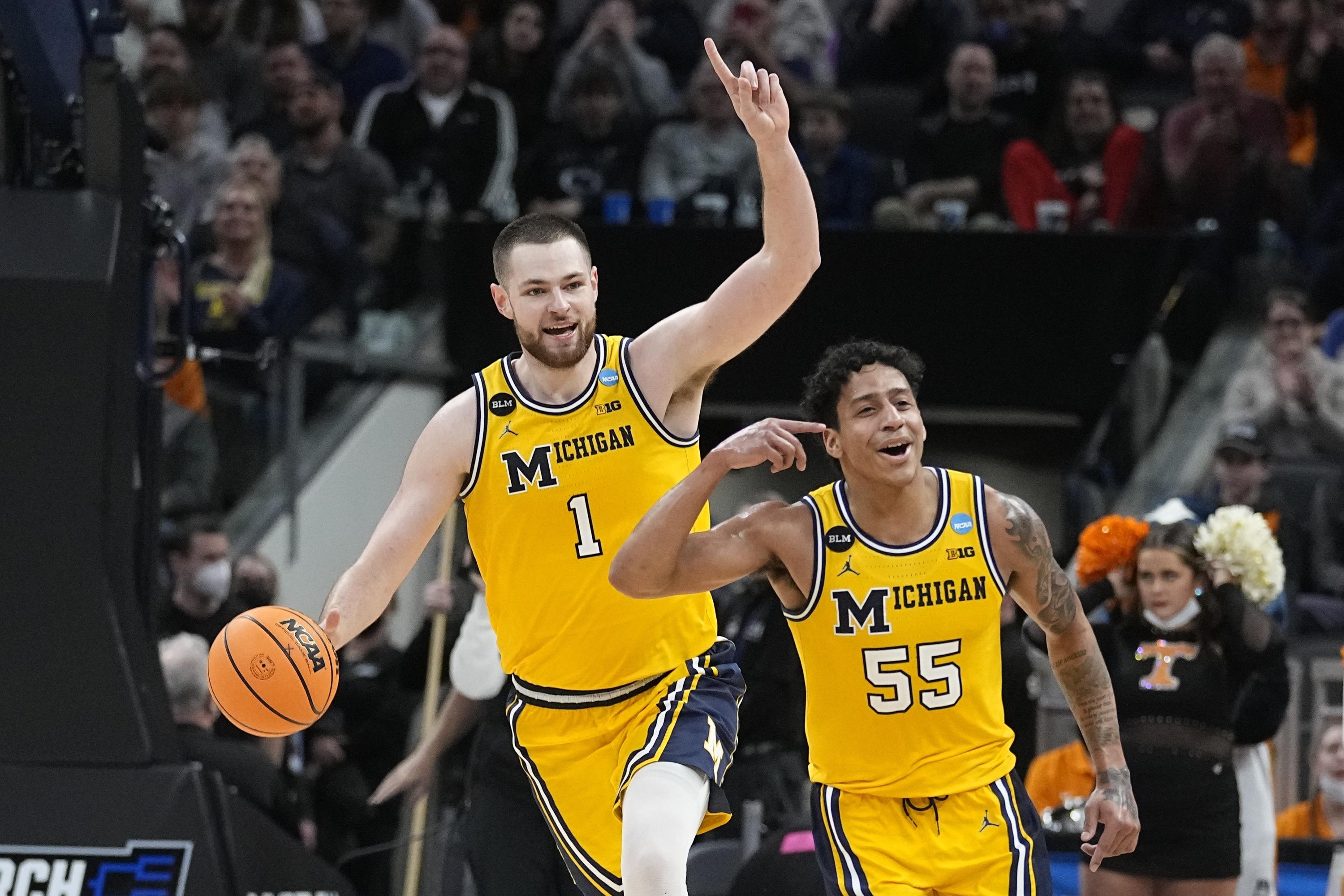 Michigan in Sweet 16 again as Brooks puts away Vols late | AP News