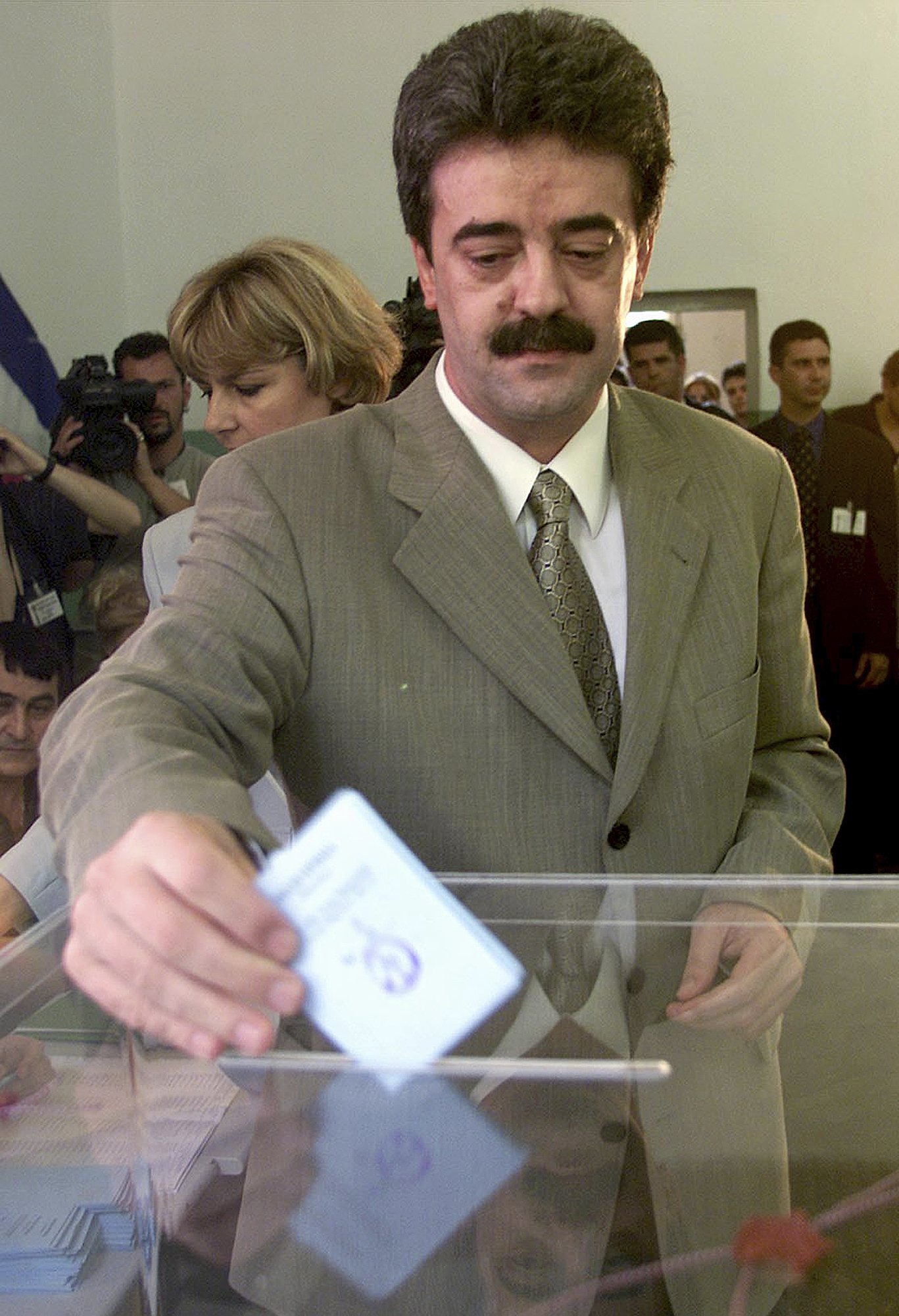 Former president of Montenegro, Momir Bulatovic, dies at 62 | AP News