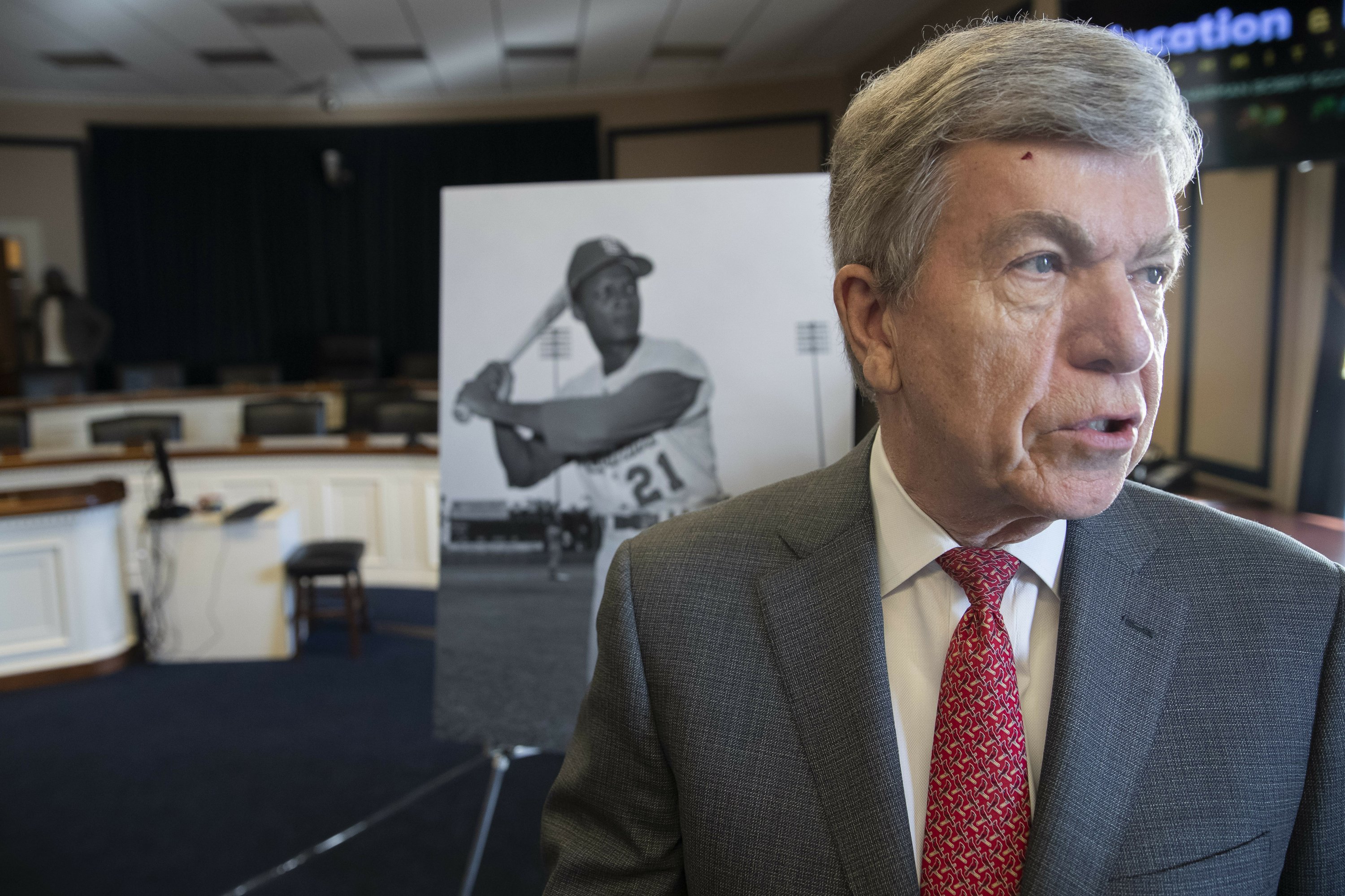 Lawmakers push for Curt Flood's enshrinement in Hall of Fame | AP News