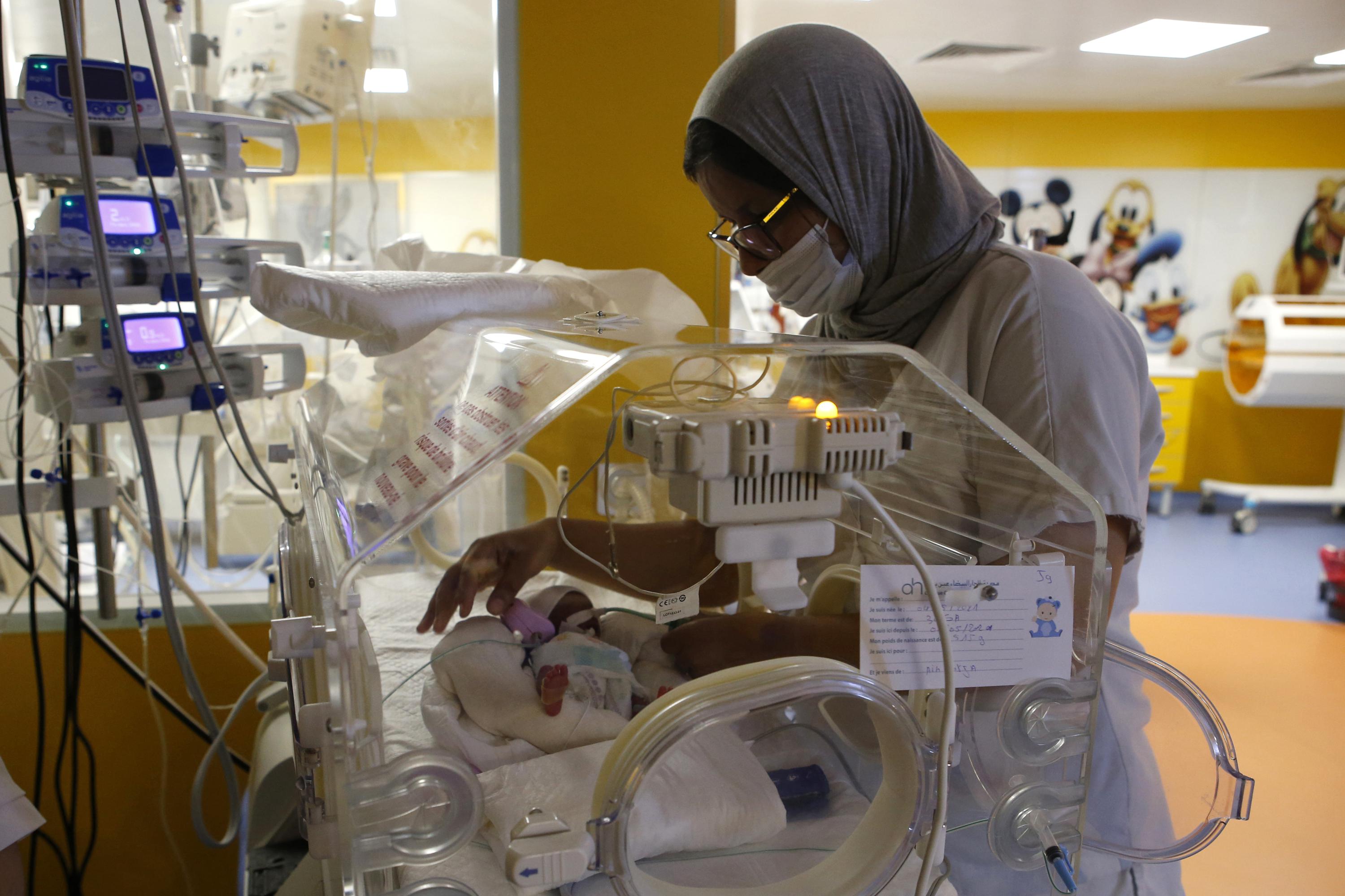 Woman from Mali gives birth to 9 babies in Morocco | AP News