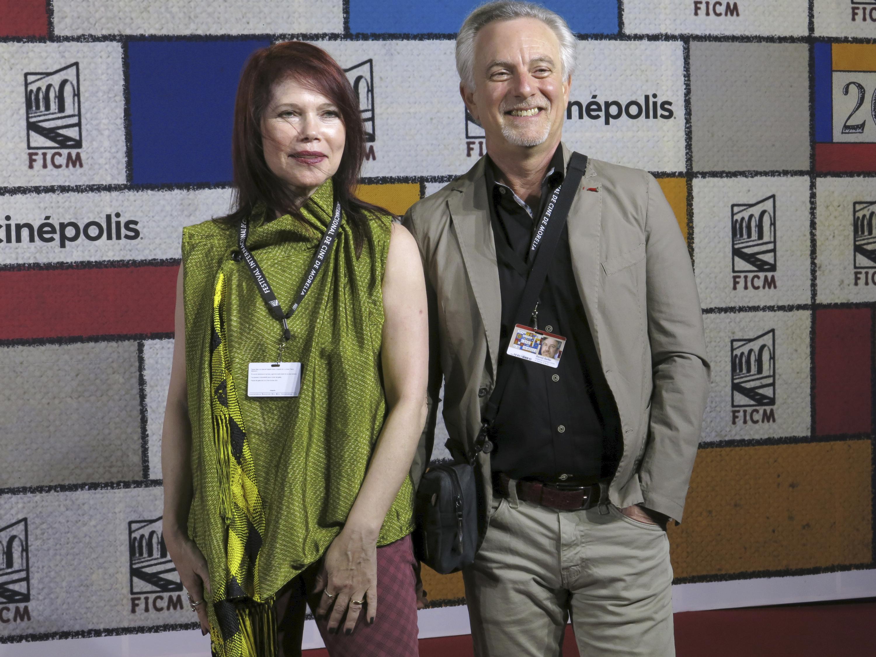 Goldfine y Geller develan la historia detrás de “Hallelujah” | AP News