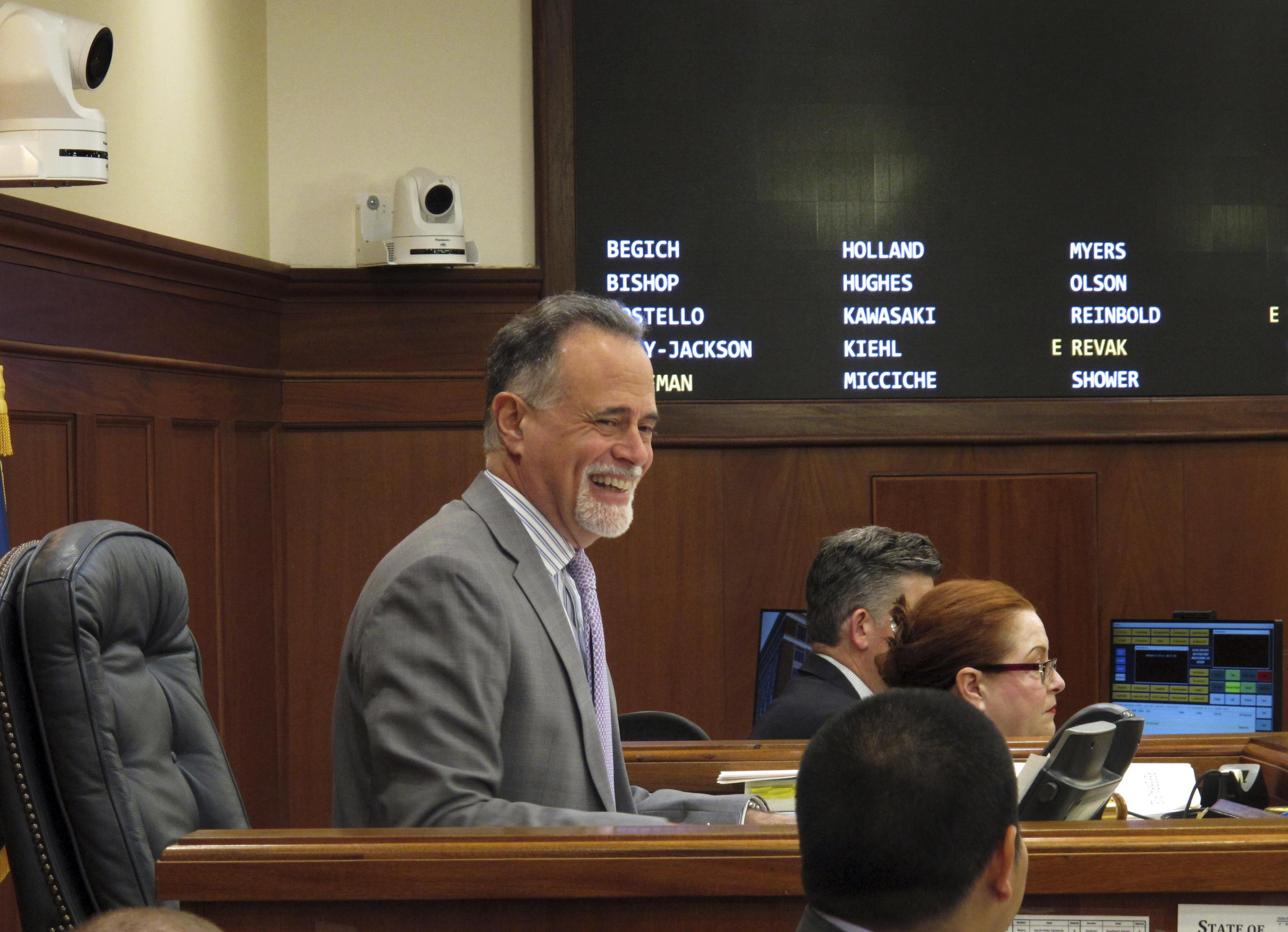 Alaska lawmakers open special session on budget, dividends | AP News