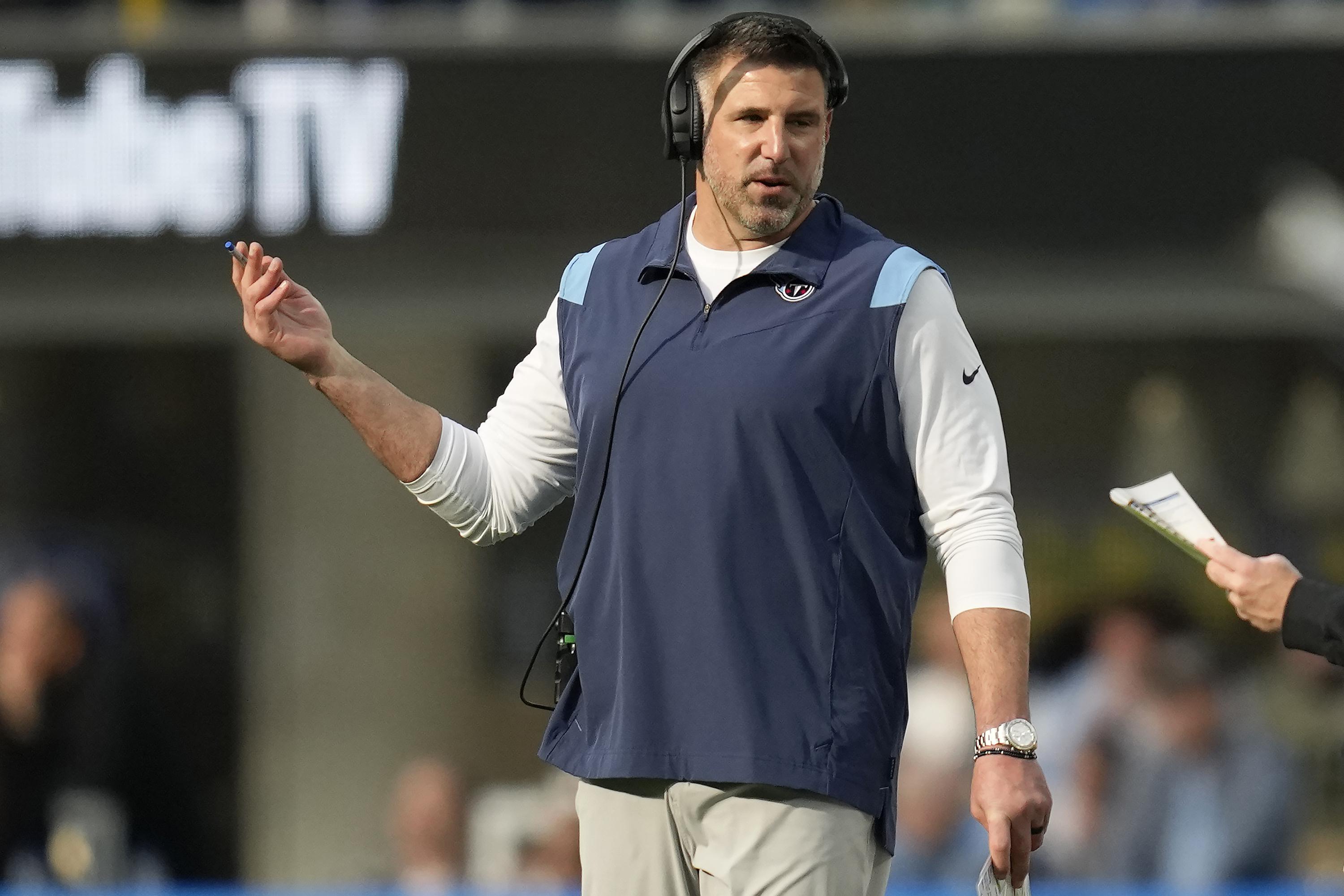 Titans put RG Nate Davis on IR, activate LB Zach Cunningham | AP News