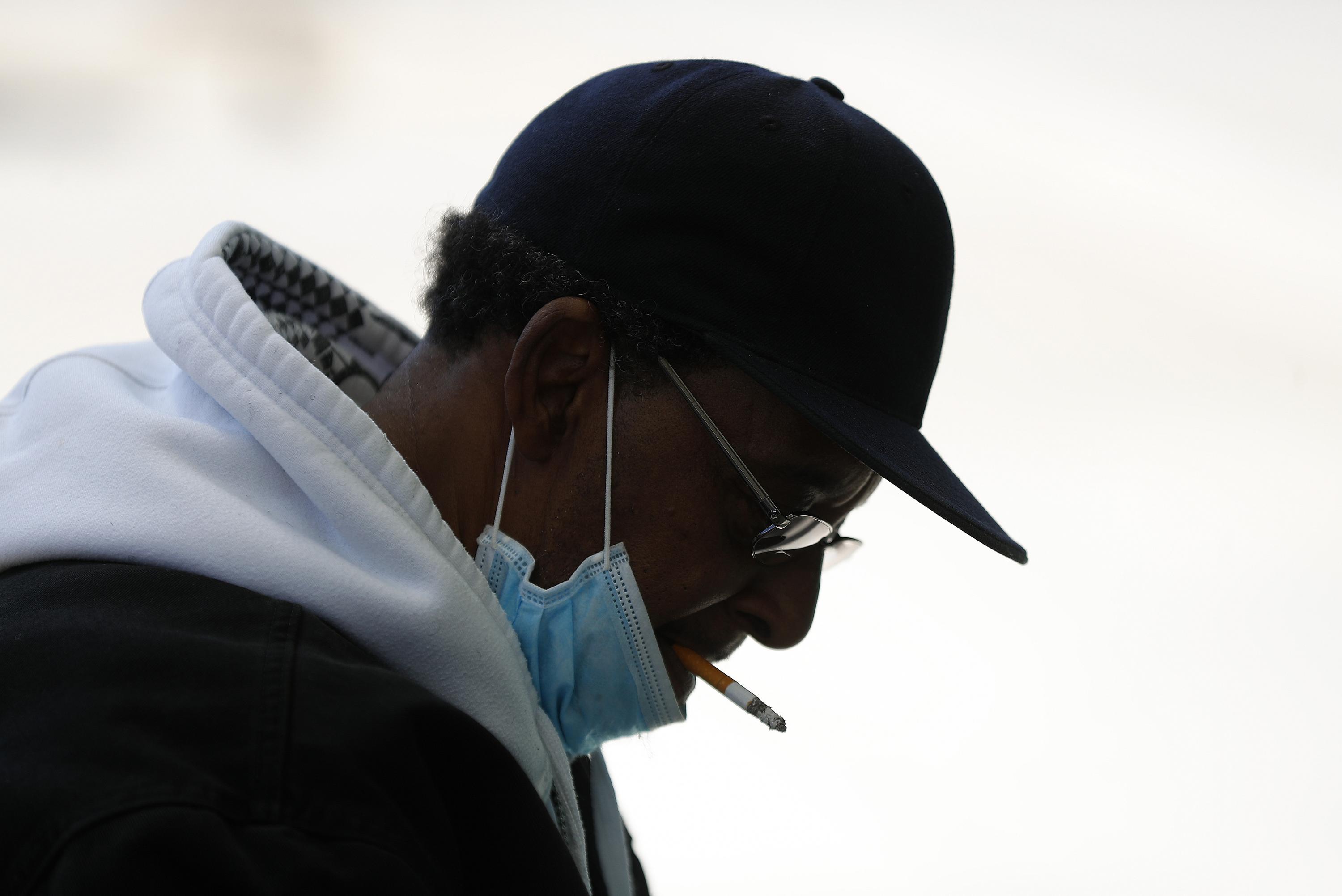US adult smoking rate fell during first year of pandemic | AP News
