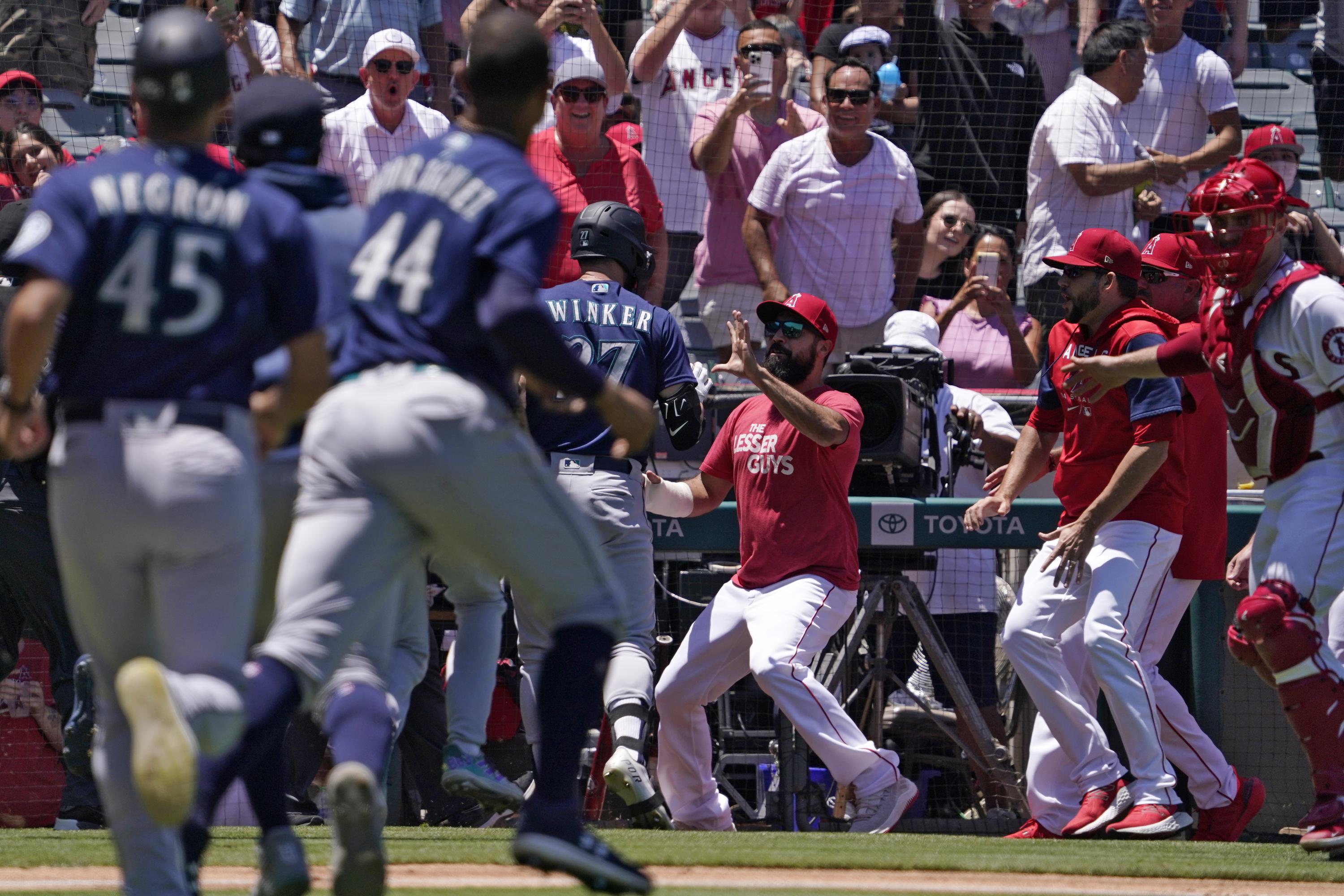 M's, Angels get in big brawl after inside pitches, 8 ejected | AP News